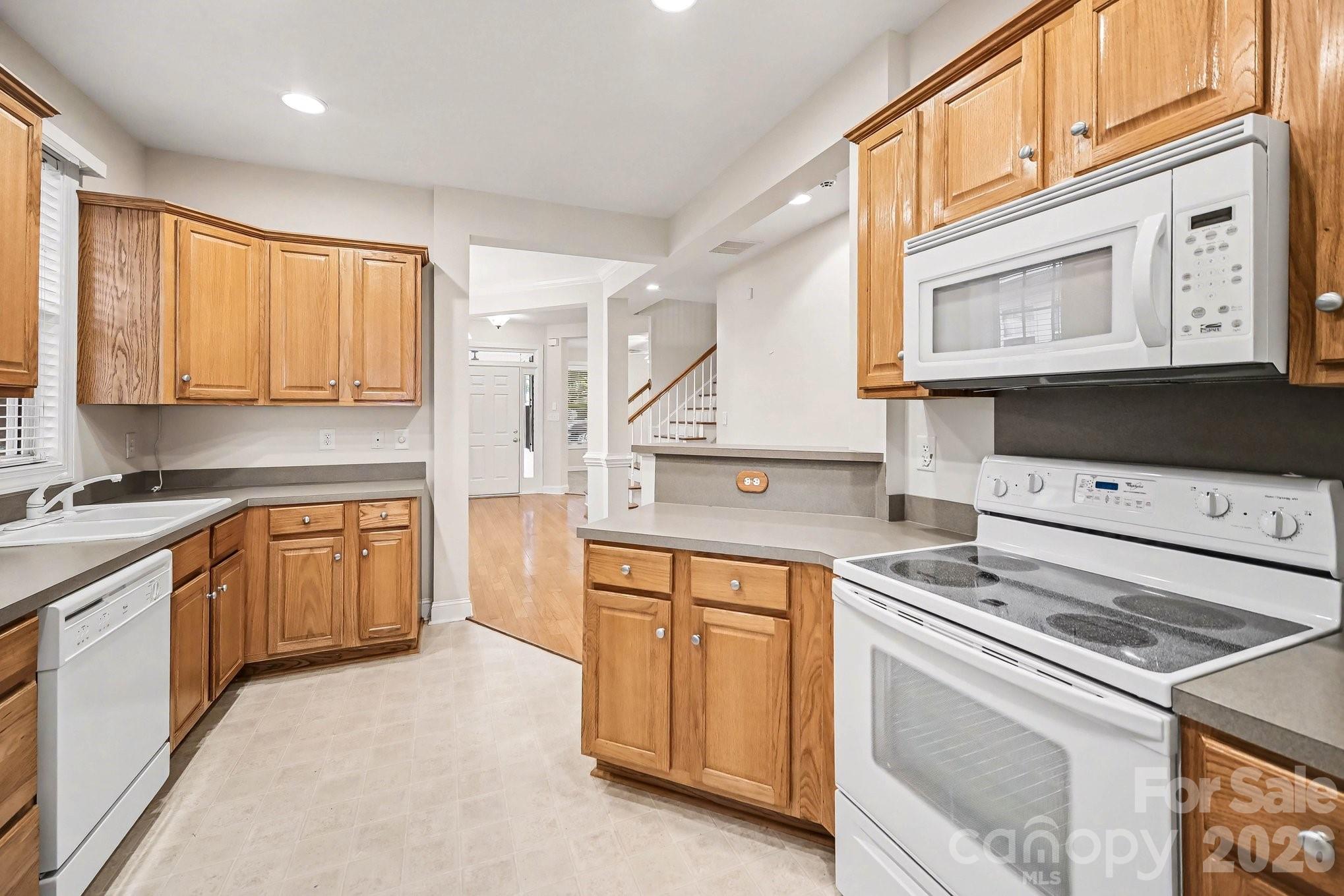 2065 Gable Way Lane, Matthews, NC - photo 18 of 35