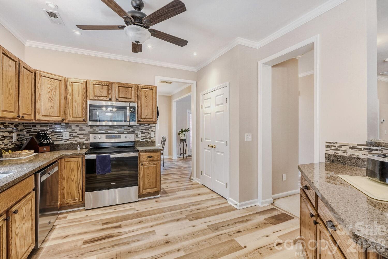 Photo 8 of 11718 Planters Estates Drive, Charlotte, NC