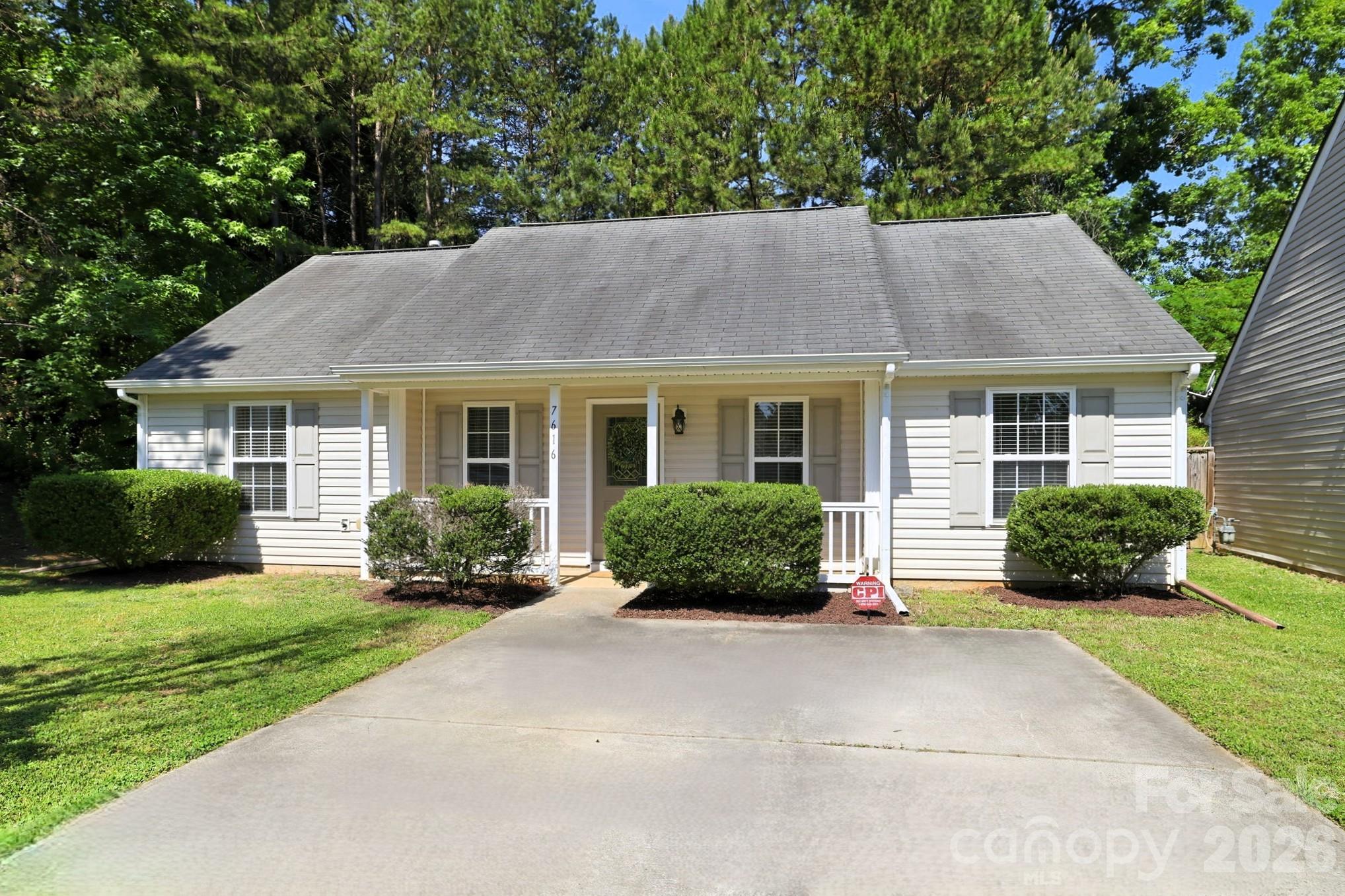 7616 Silver Arrow Drive, Charlotte, NC - photo 3 of 29