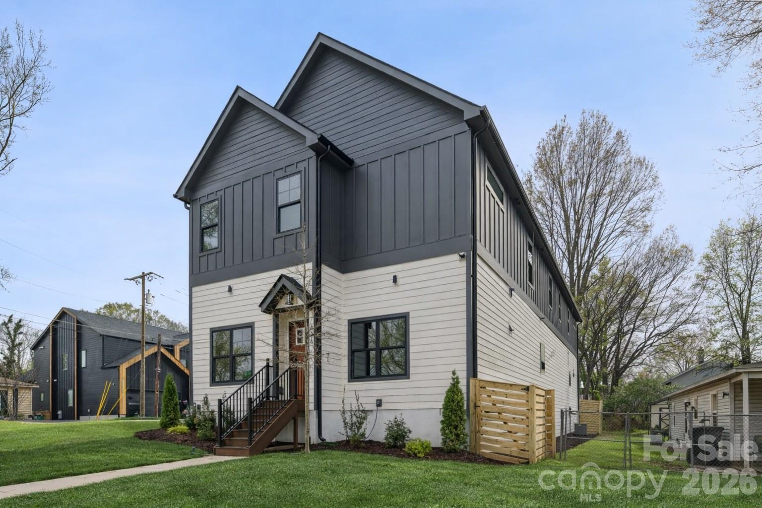 Photo 2 of 426 E 19th Street, Charlotte, NC