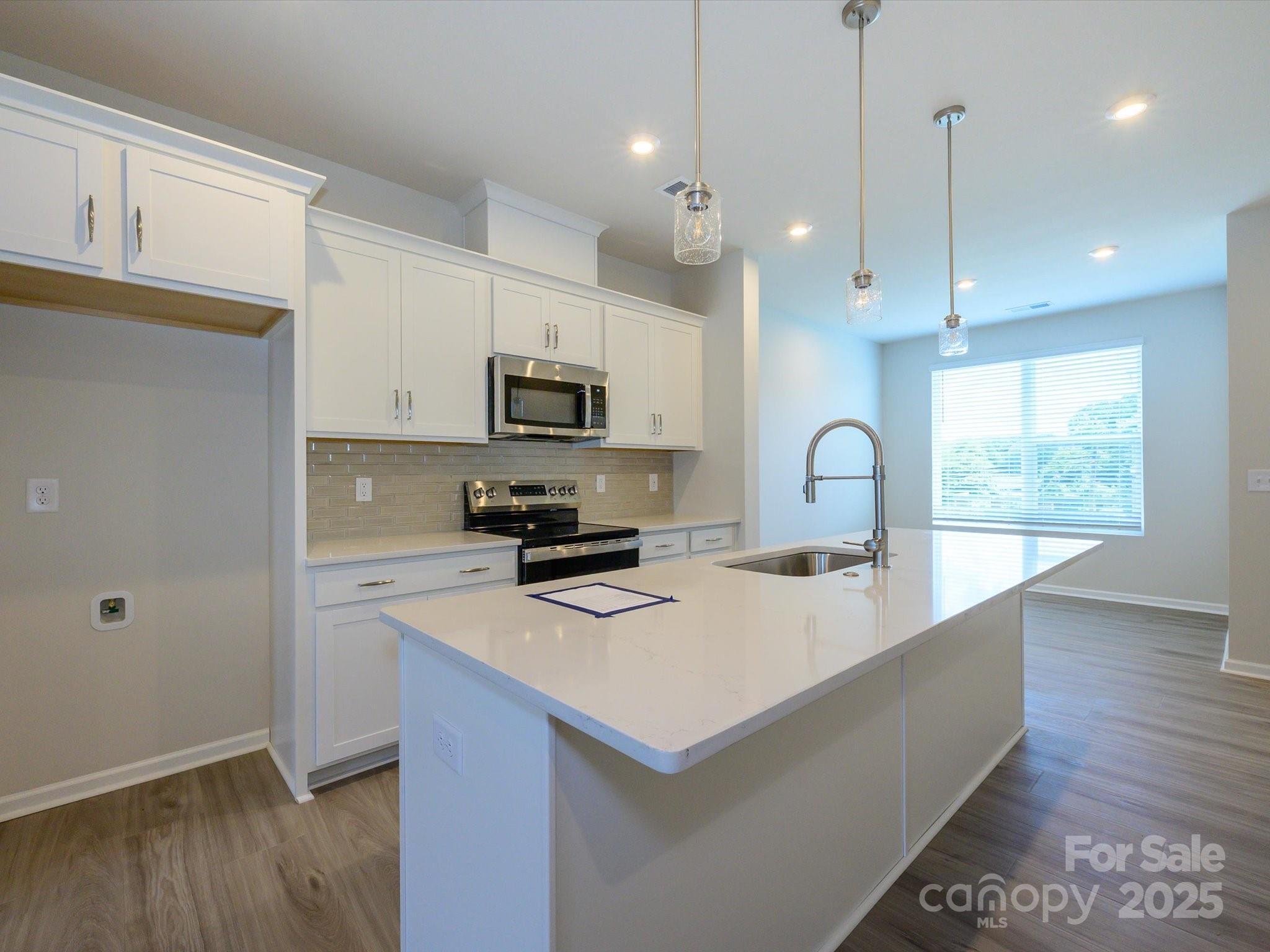 Photo 6 of 5640 Kingspan Drive, Charlotte, NC
