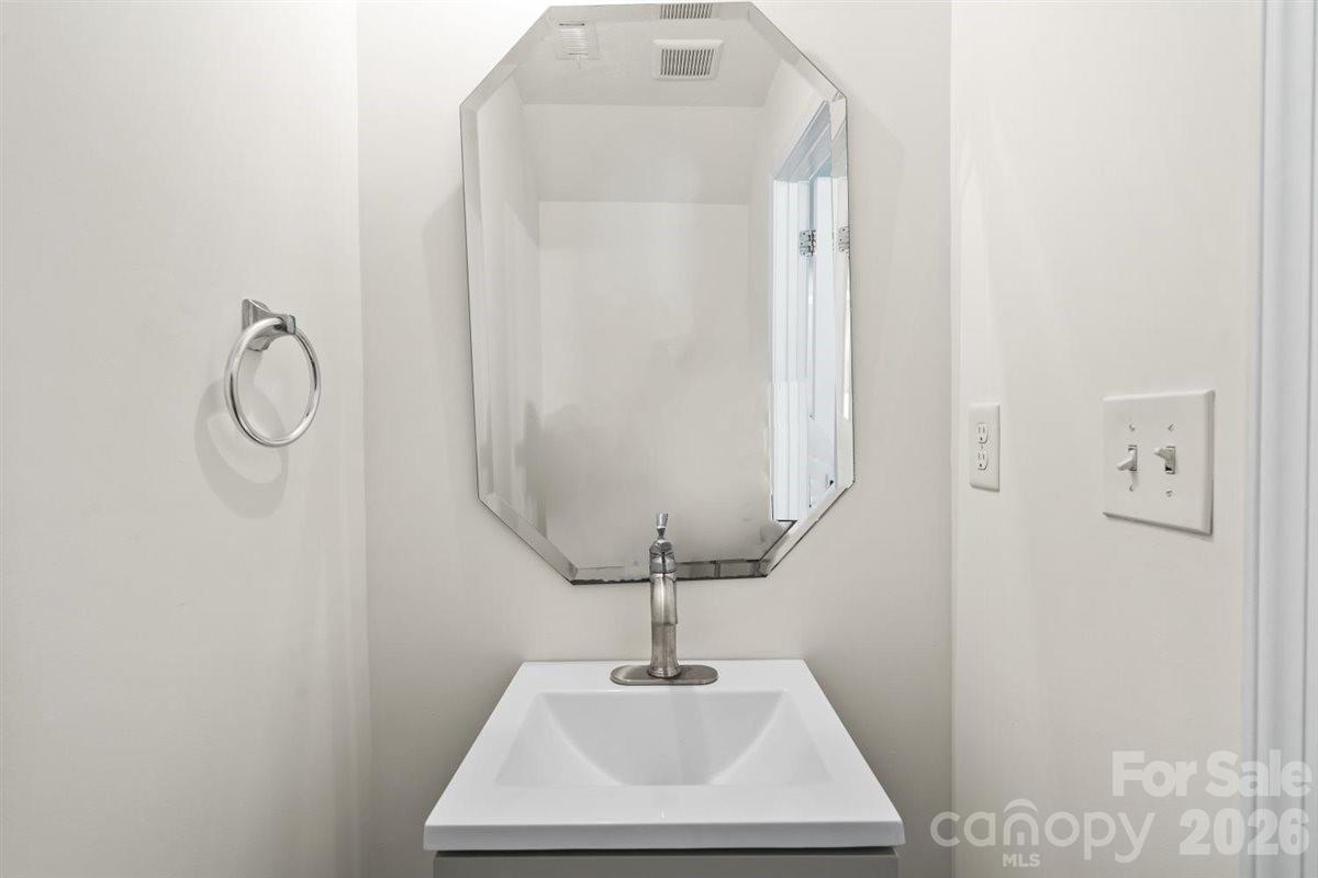 Photo 4 of 3119 Decapolis Drive, Charlotte, NC