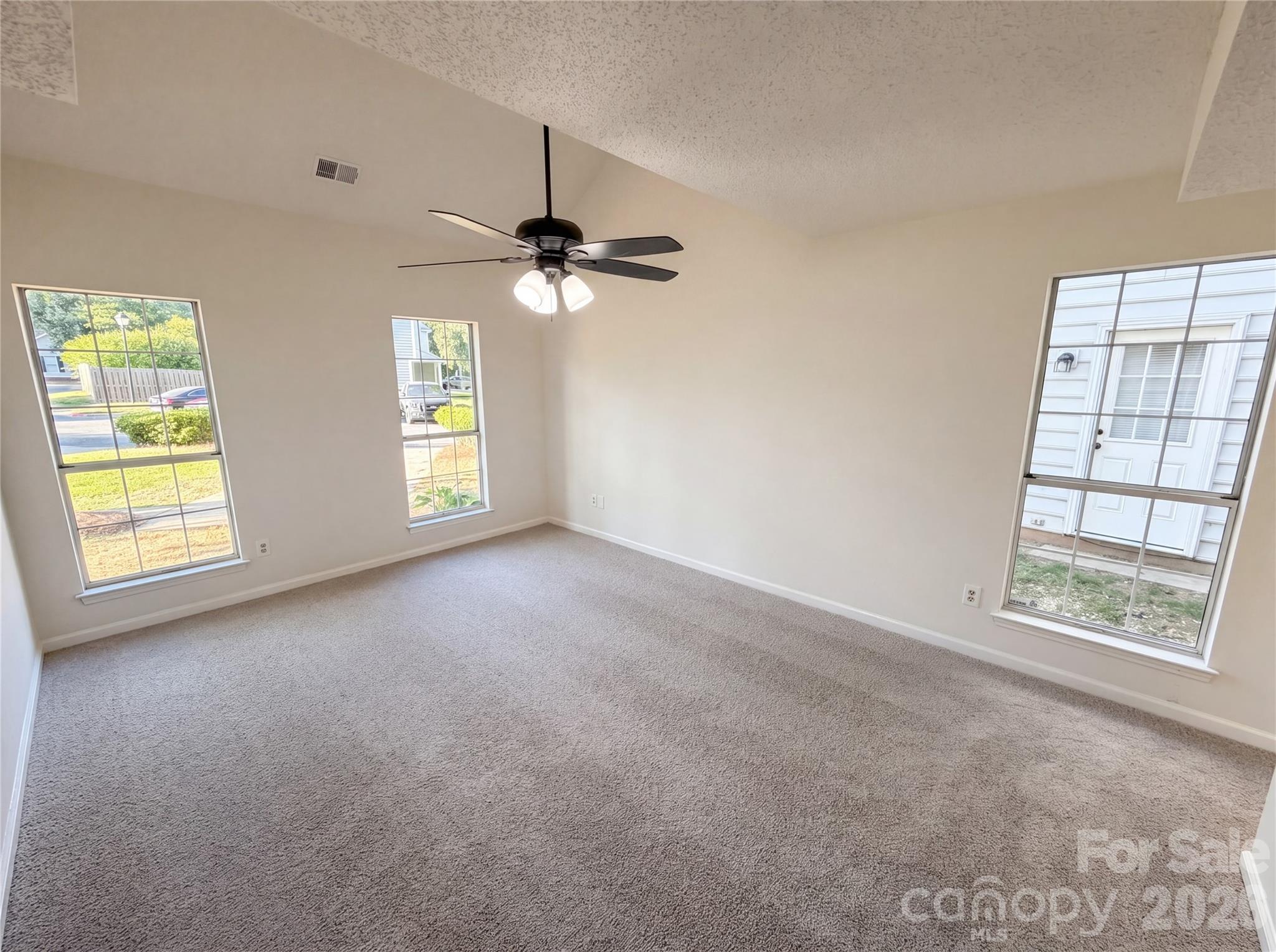 Photo 4 of 4720 Topsail Court, Charlotte, NC
