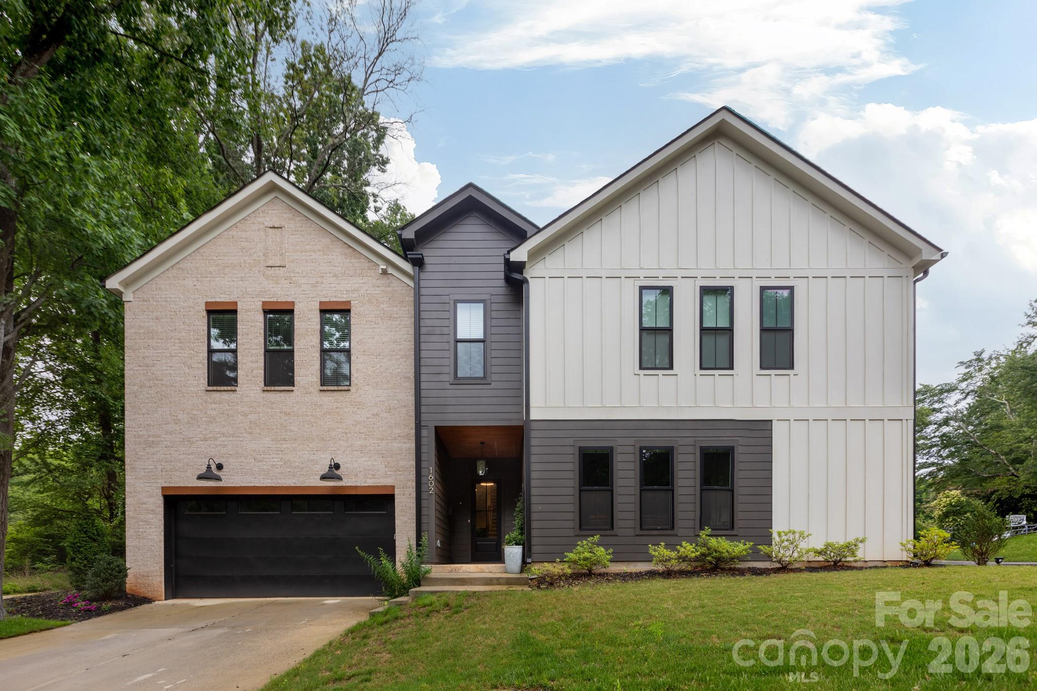 Photo 3 of 1602 Herrin Avenue, Charlotte, NC