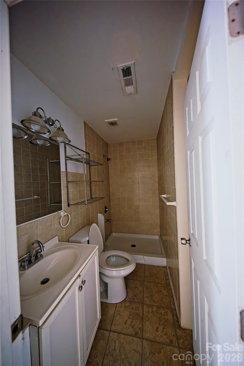 Photo 4 of 3515 Shamrock Drive, Charlotte, NC