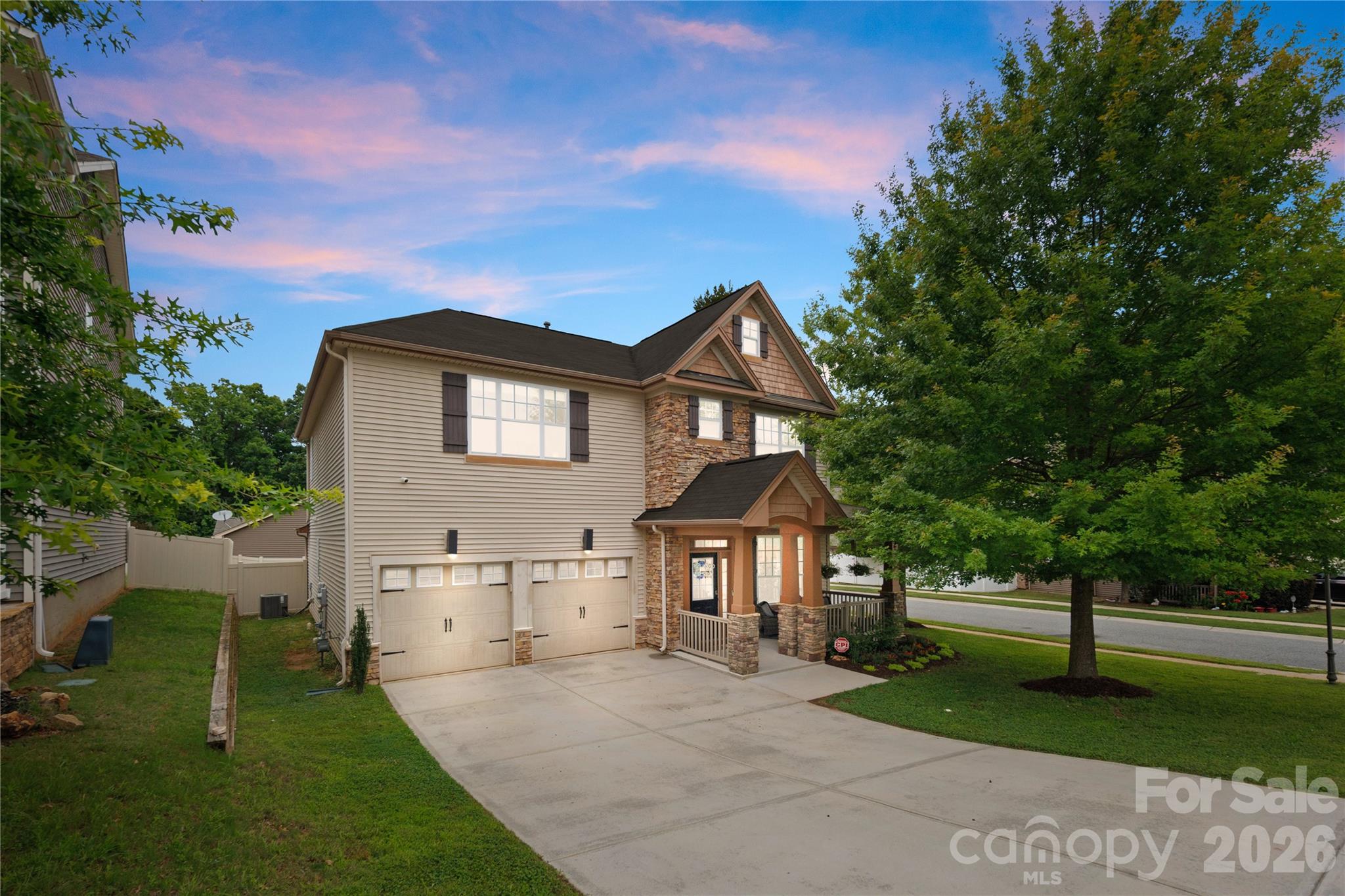 Home for sale at 7202 Toxaway Lane, Charlotte, NC — photo 1 of 48