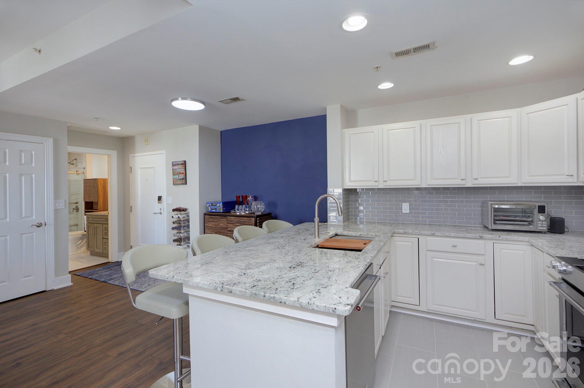 Photo 8 of 718 W Trade Street604, Charlotte, NC