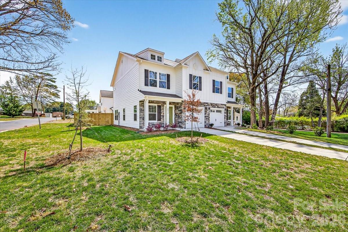 2032 Mandarin Boulevard, Charlotte, NC - photo 2 of 34
