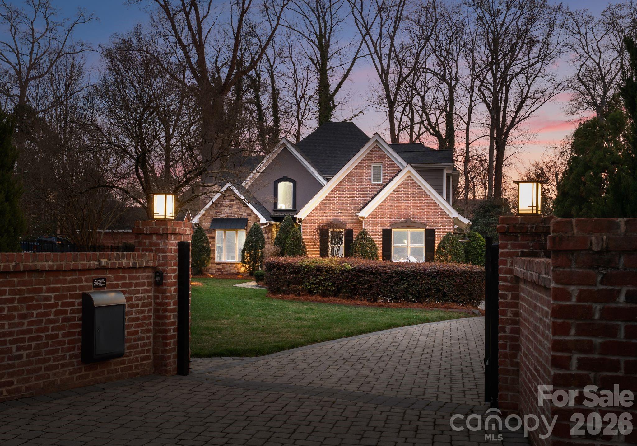 Photo 40 of 141 Sardis Lane, Charlotte, NC
