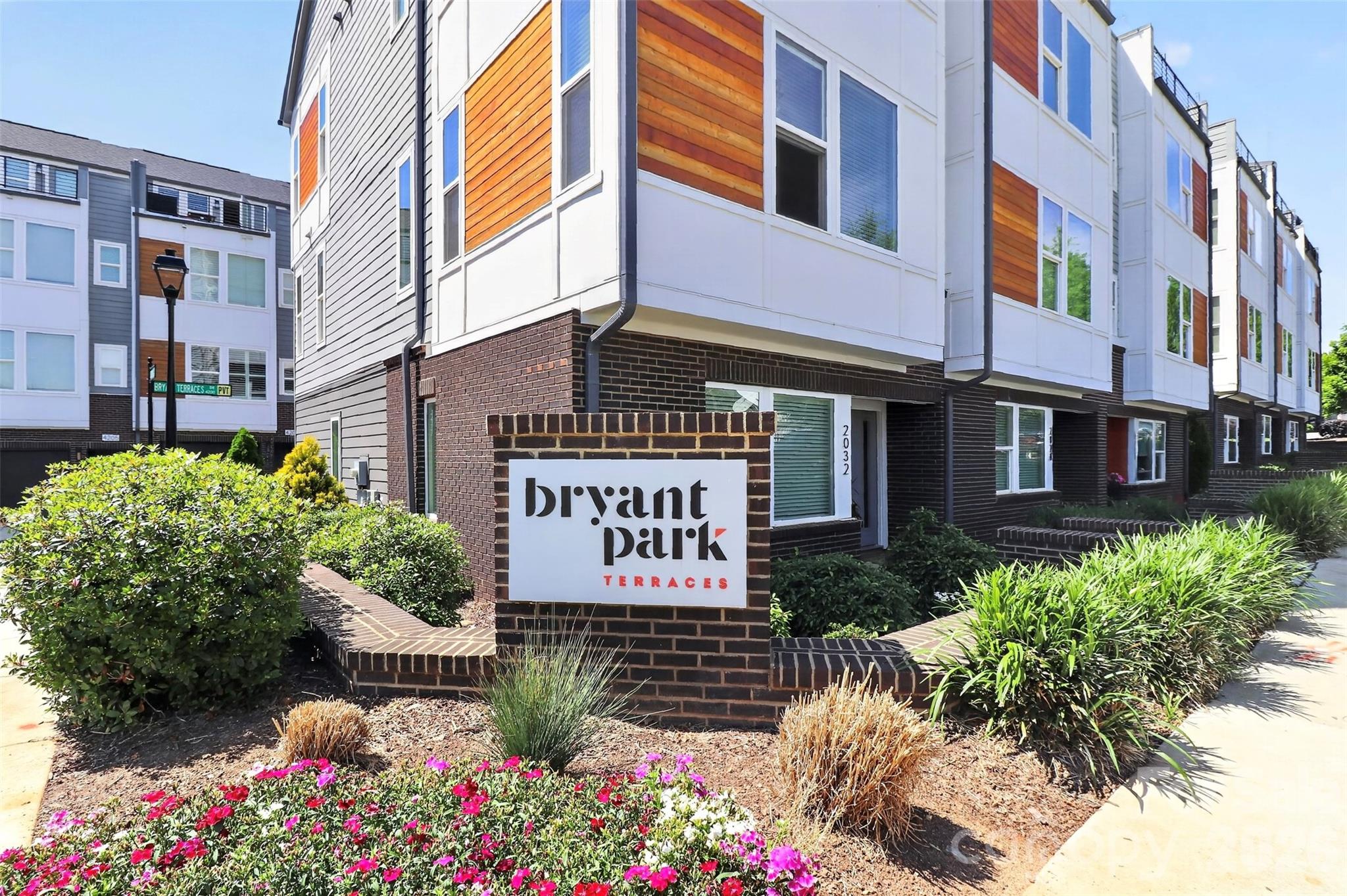 Photo 2 of 2024 Bryant Park Drive, Charlotte, NC