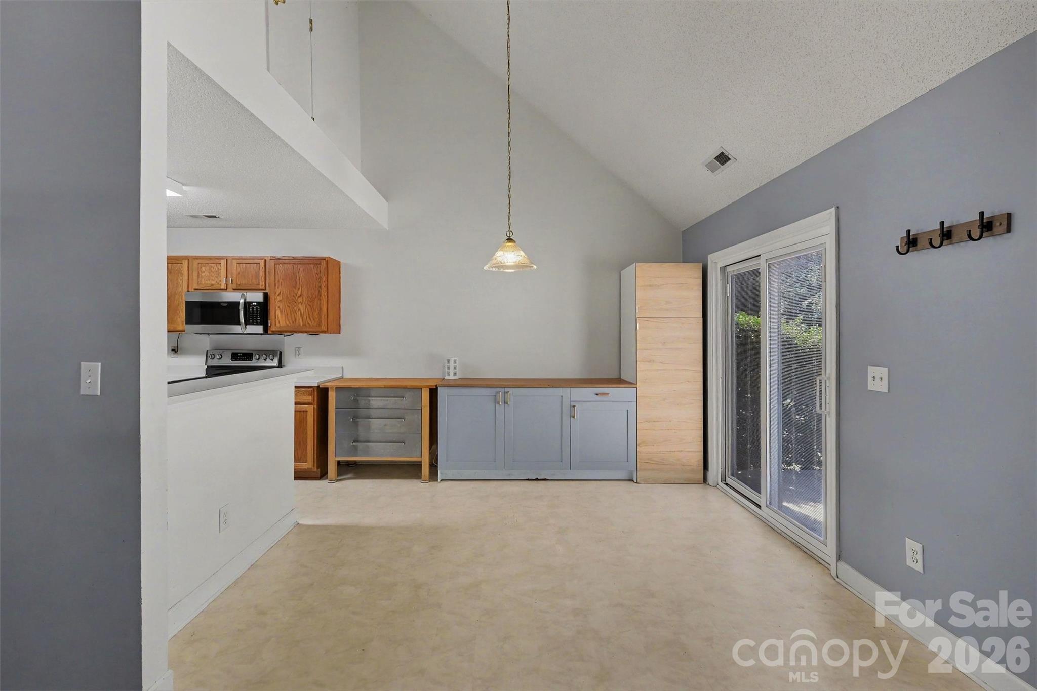 Photo 9 of 9229 Simonton Drive, Charlotte, NC