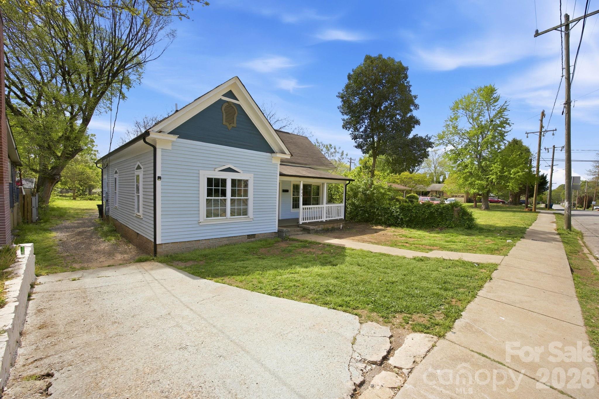 Photo 4 of 321 S Shaver Street, Salisbury, NC