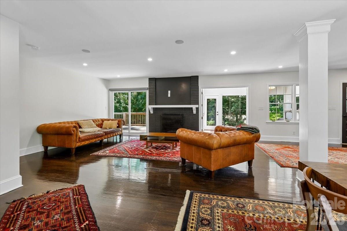 Photo 7 of 4640 Town And Country Drive, Charlotte, NC