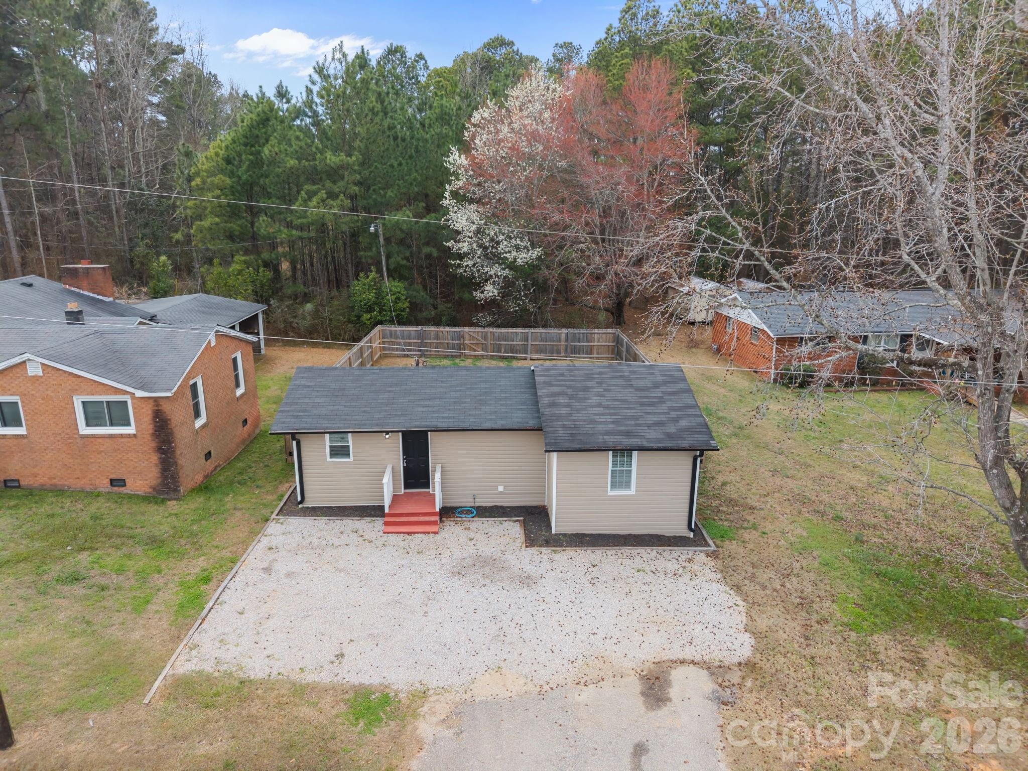 Photo 4 of 319 N Arnold Street, Pageland, SC