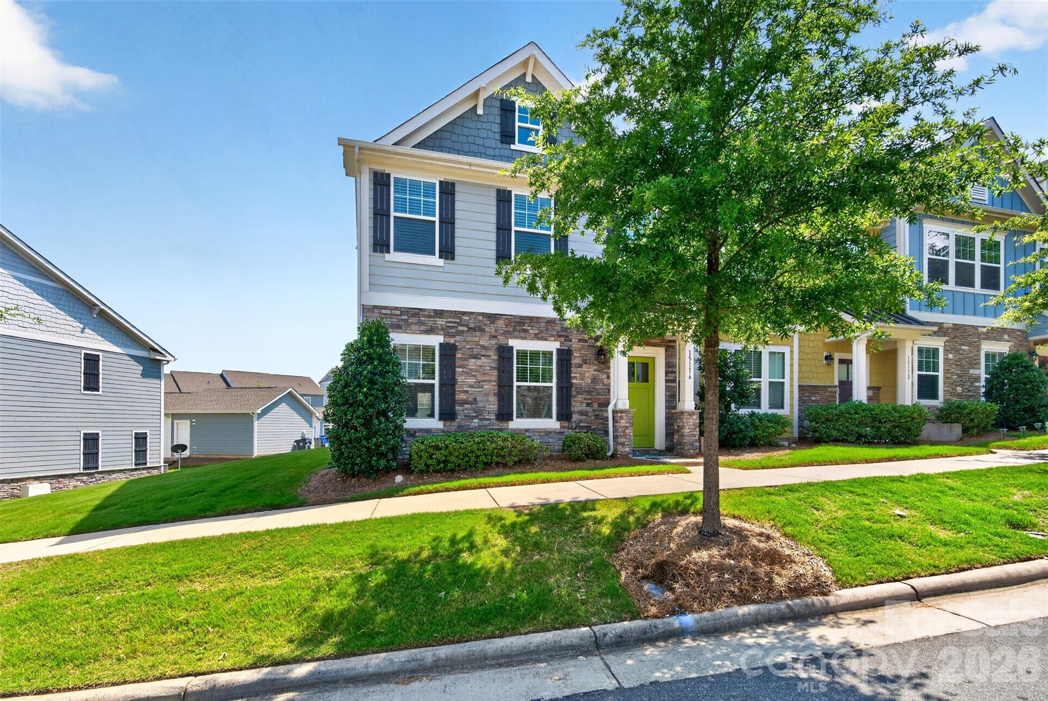 Photo 2 of 15116 Meacham Farm Drive, Huntersville, NC