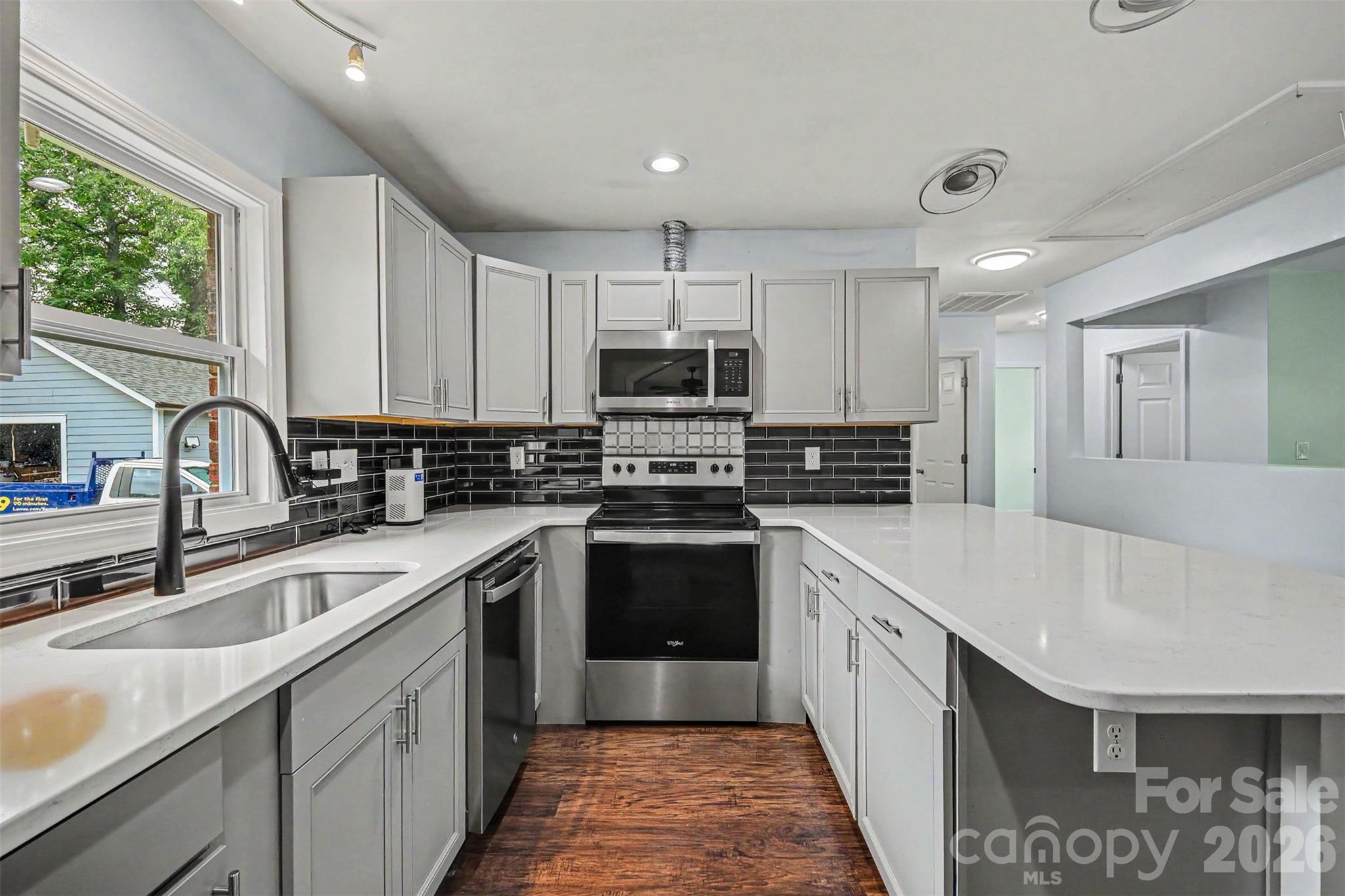 Photo 17 of 9902 Forest Drive, Charlotte, NC