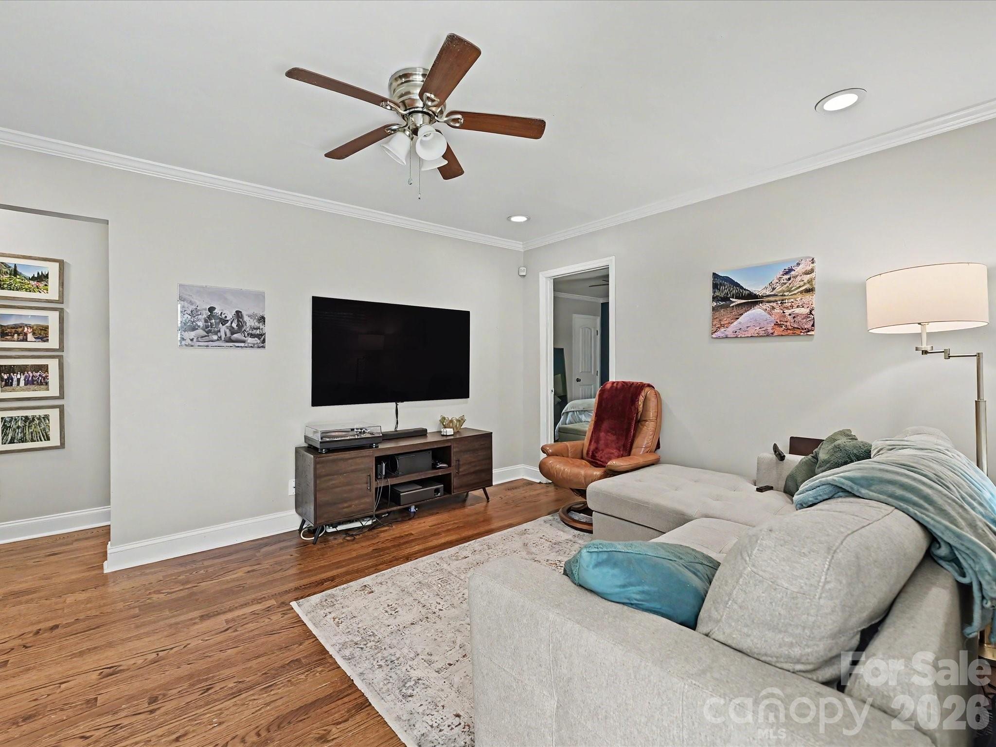 115 N Gardner Avenue, Charlotte, NC - photo 3 of 22