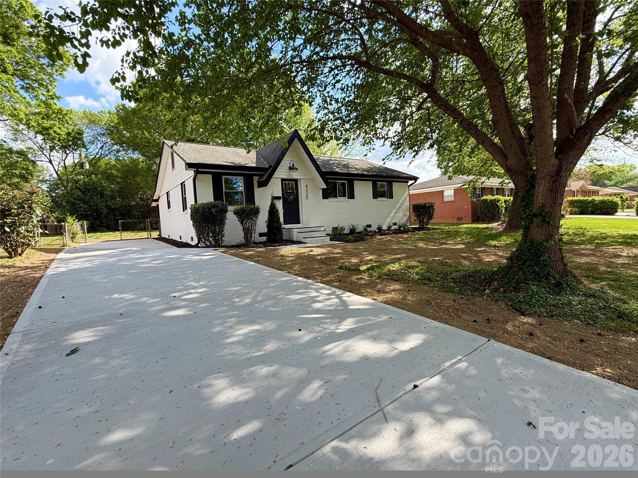 Photo 28 of 4330 Colebrook Road, Charlotte, NC