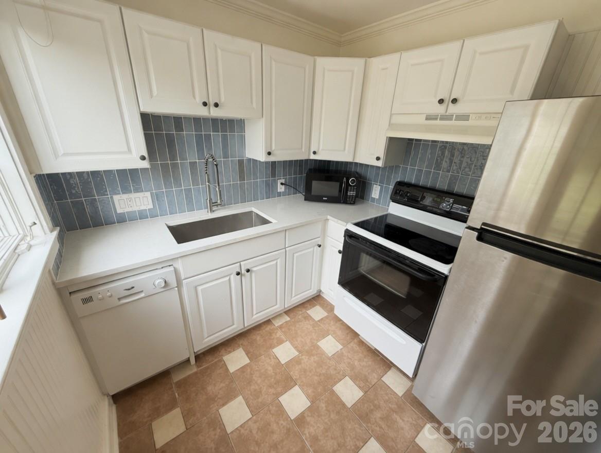 Photo 10 of 1811 Lynnwood Drive, Charlotte, NC