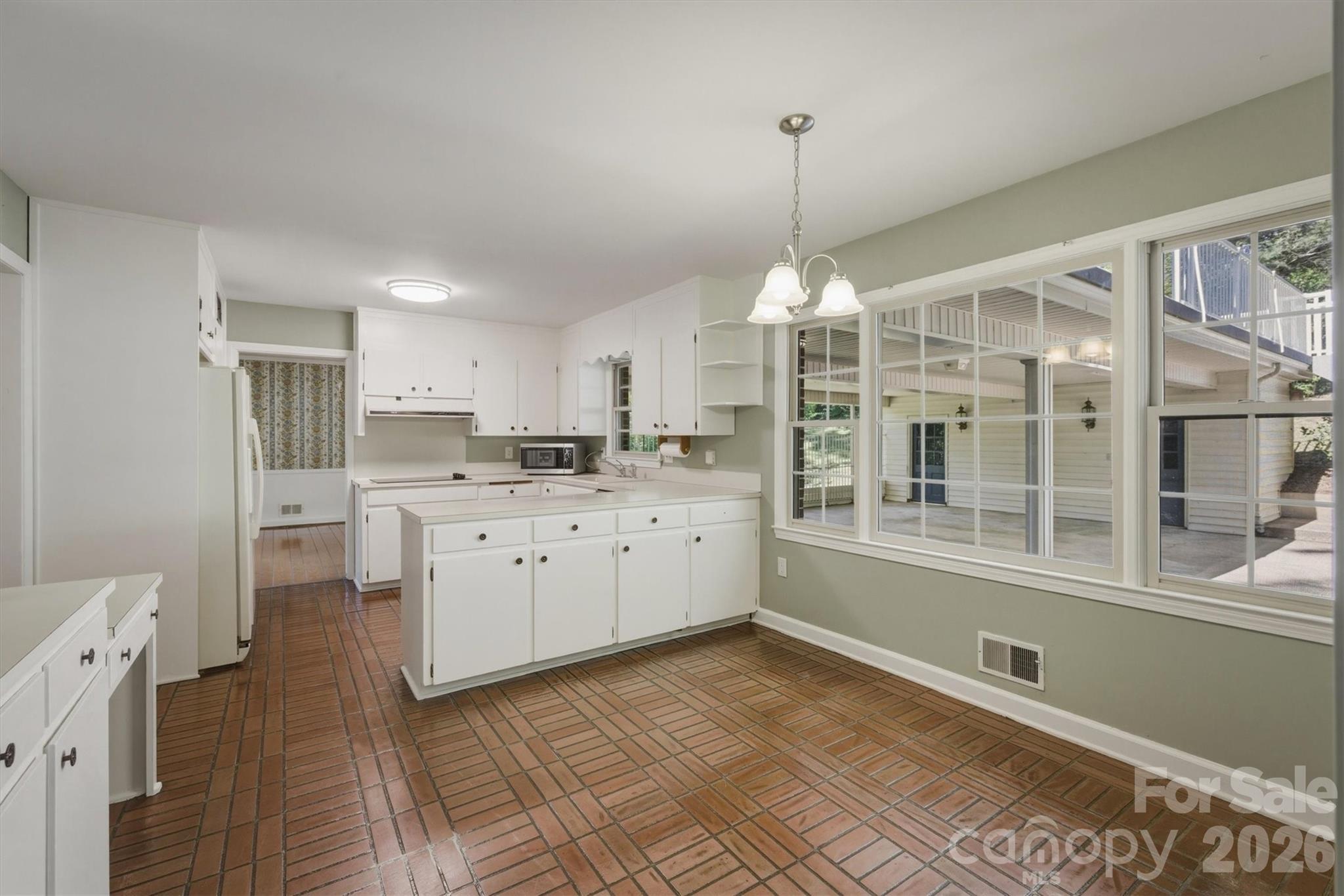 102 Woodland Drive, Morganton, NC - photo 16 of 46