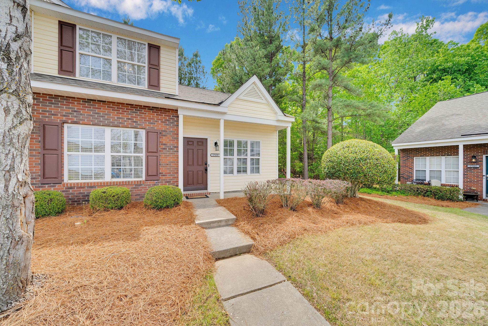 Photo 3 of 17039 Greenlawn Hills Court, Charlotte, NC