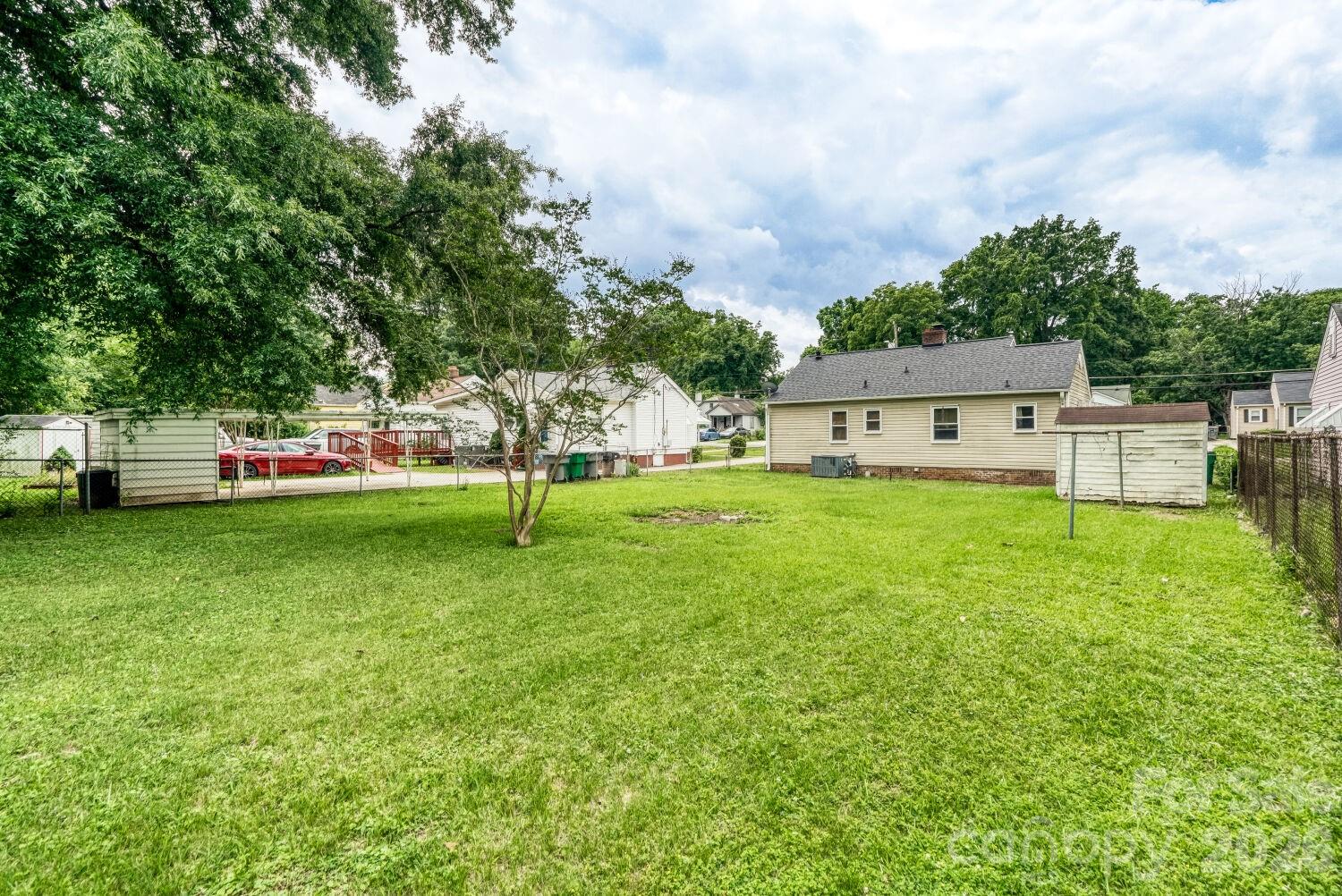 Home for sale at 2316 Edison Street, Charlotte, NC — photo 10 of 11