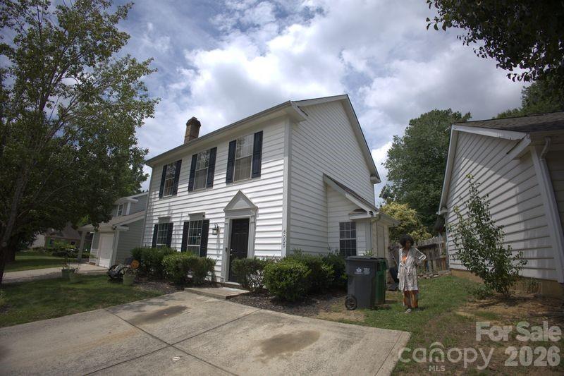Home for sale at 6000 Bayswater Lane, Charlotte, NC — photo 2 of 18