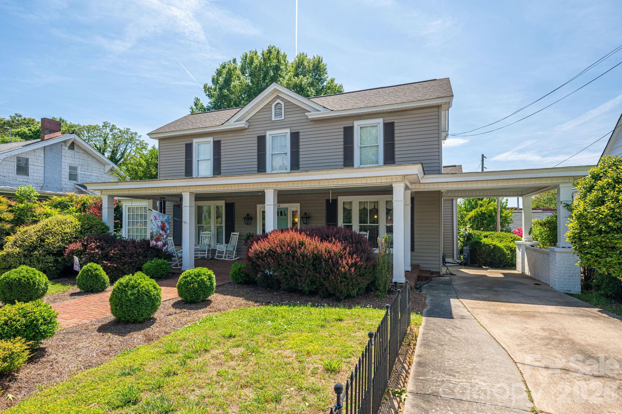 314 S Cedar Street, Lincolnton, NC - photo 2 of 44