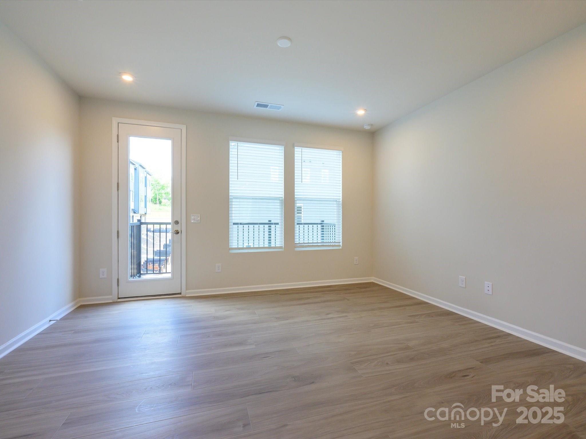 Photo 4 of 5640 Kingspan Drive, Charlotte, NC