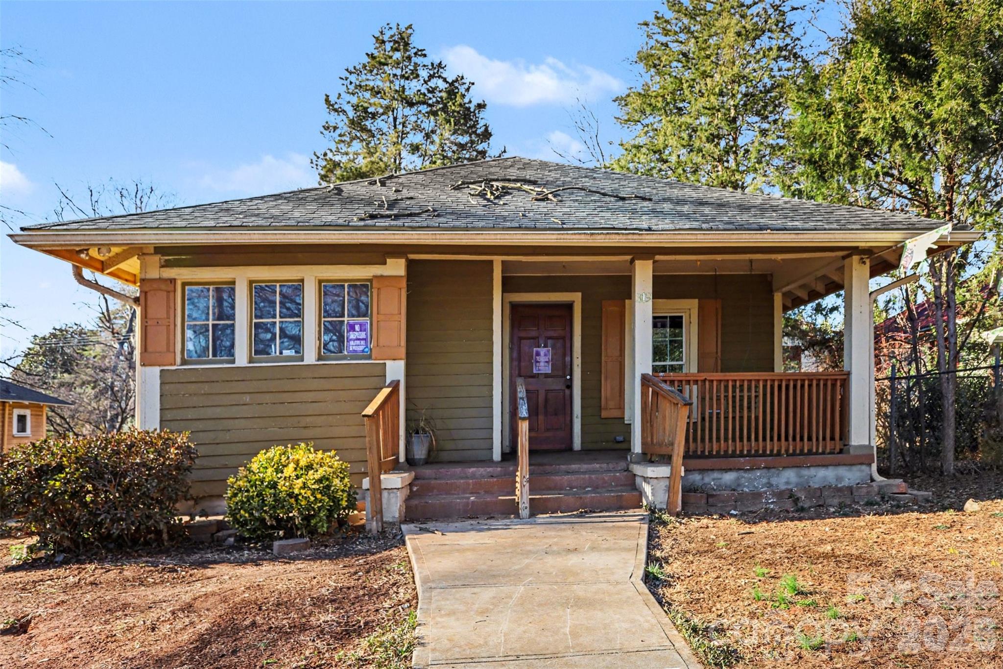 Photo 2 of 319 N Linwood Avenue, Charlotte, NC