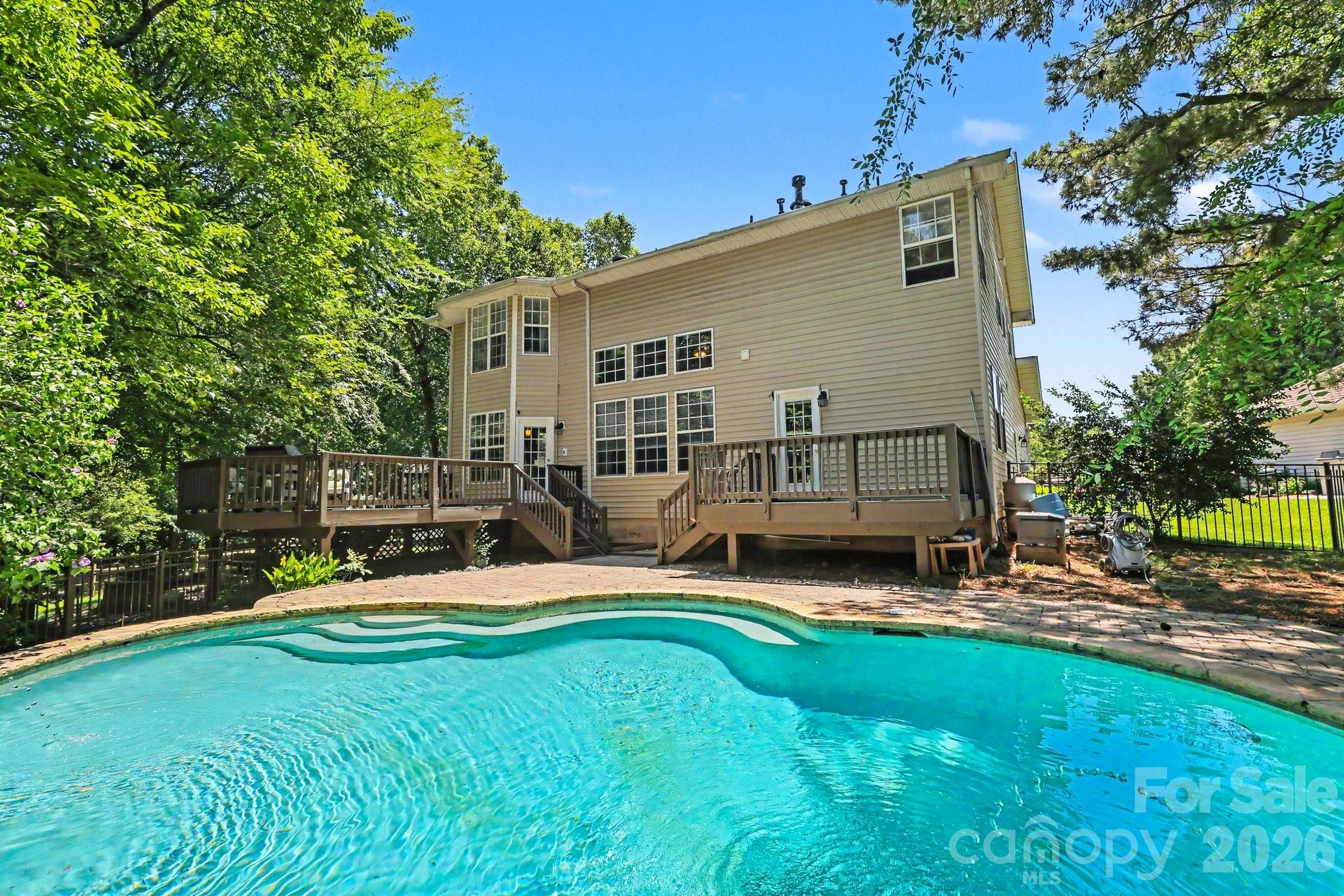 Photo 29 of 5604 Edgeweir Court, Charlotte, NC