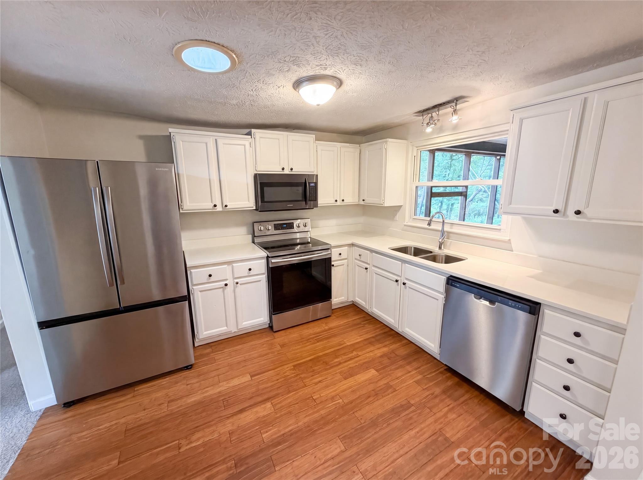 Photo 2 of 7827 Mallen Drive, Charlotte, NC