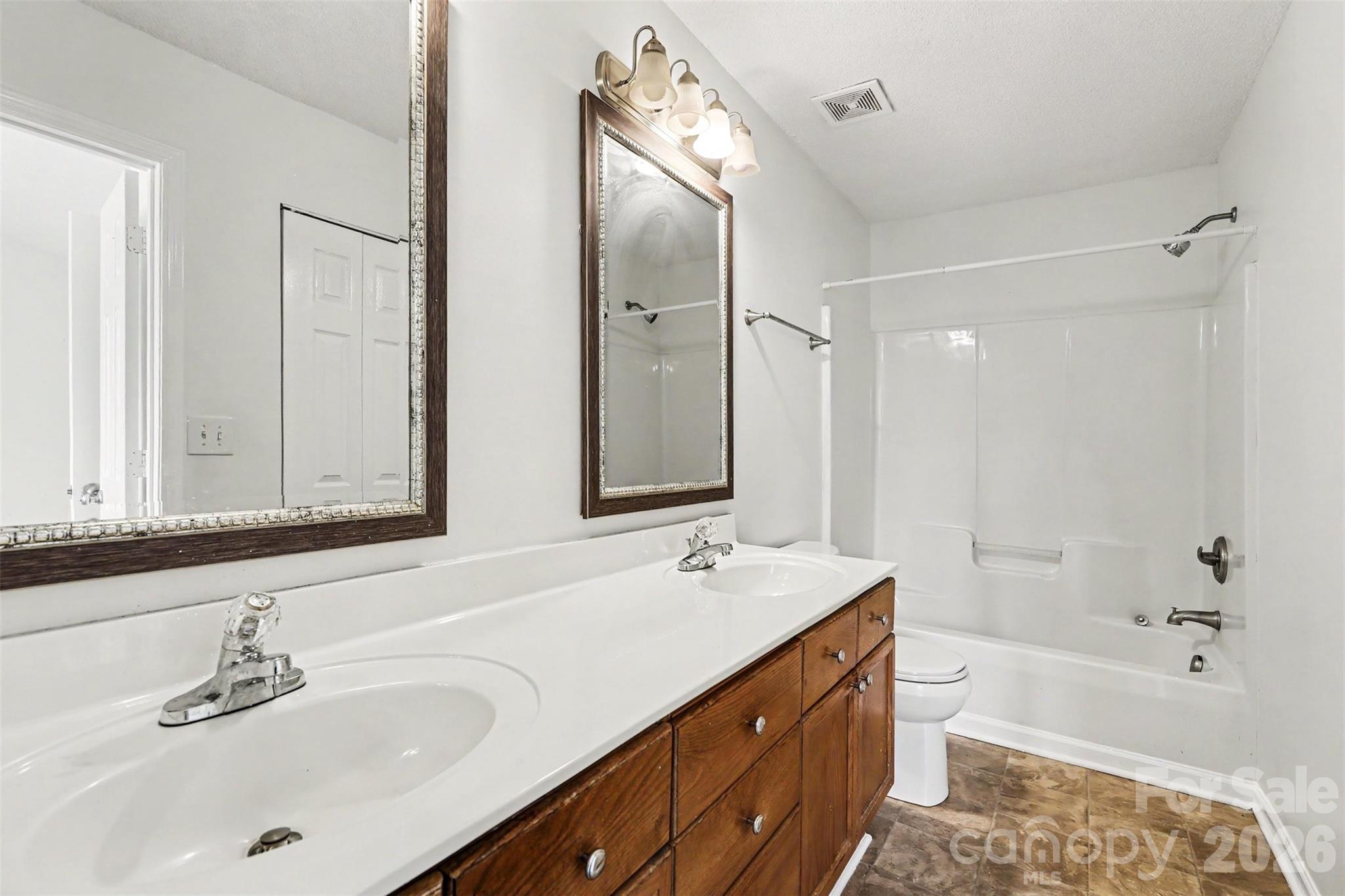 Photo 10 of 5833 Cougar Lane, Charlotte, NC