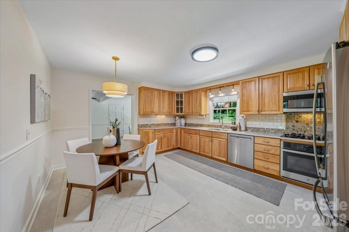 Photo 10 of 1024 Court Drive, Charlotte, NC