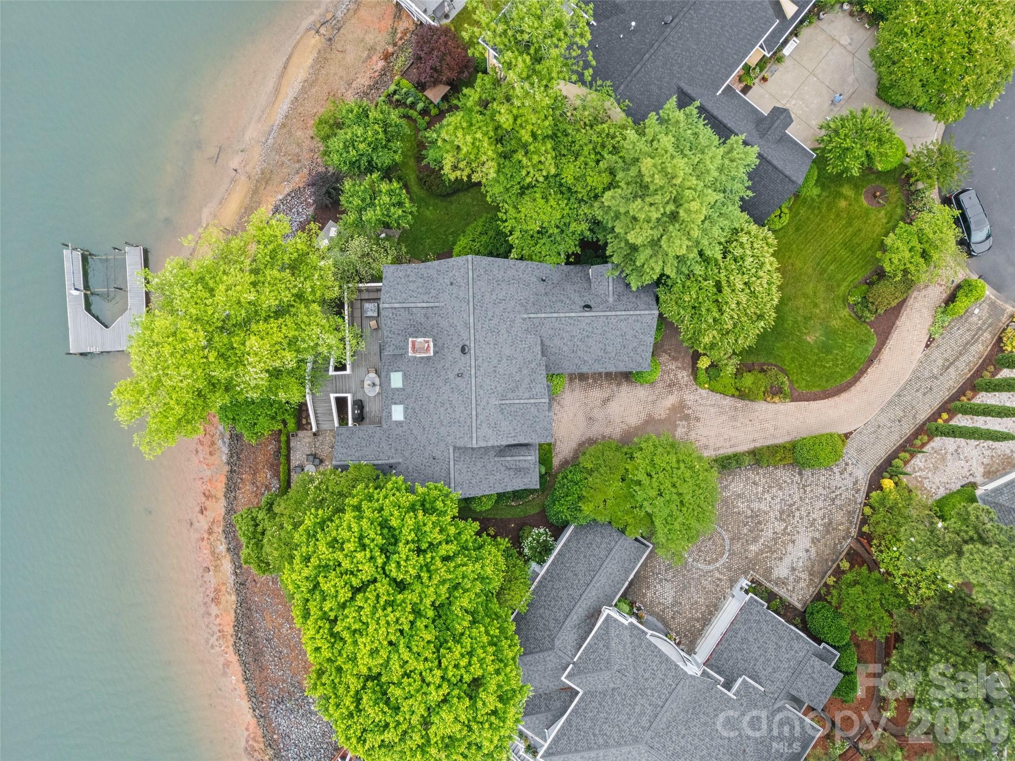 15901 Riverpointe Drive, Charlotte, NC - photo 2 of 48