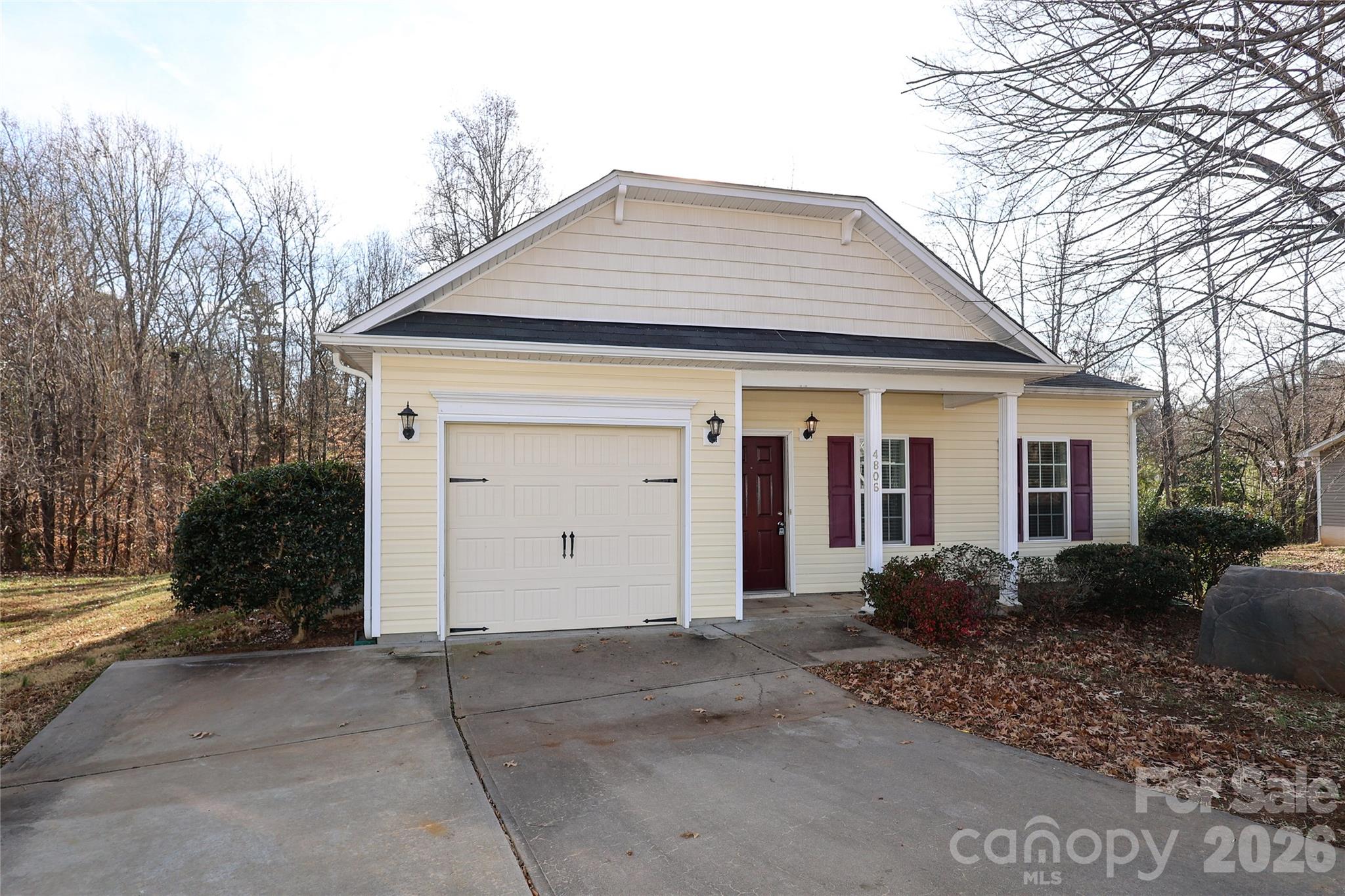 Photo 2 of 4806 Lynn Lee Circle, Charlotte, NC