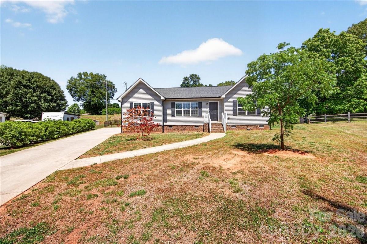 Photo 2 of 1511 Abbey Court, Belmont, NC