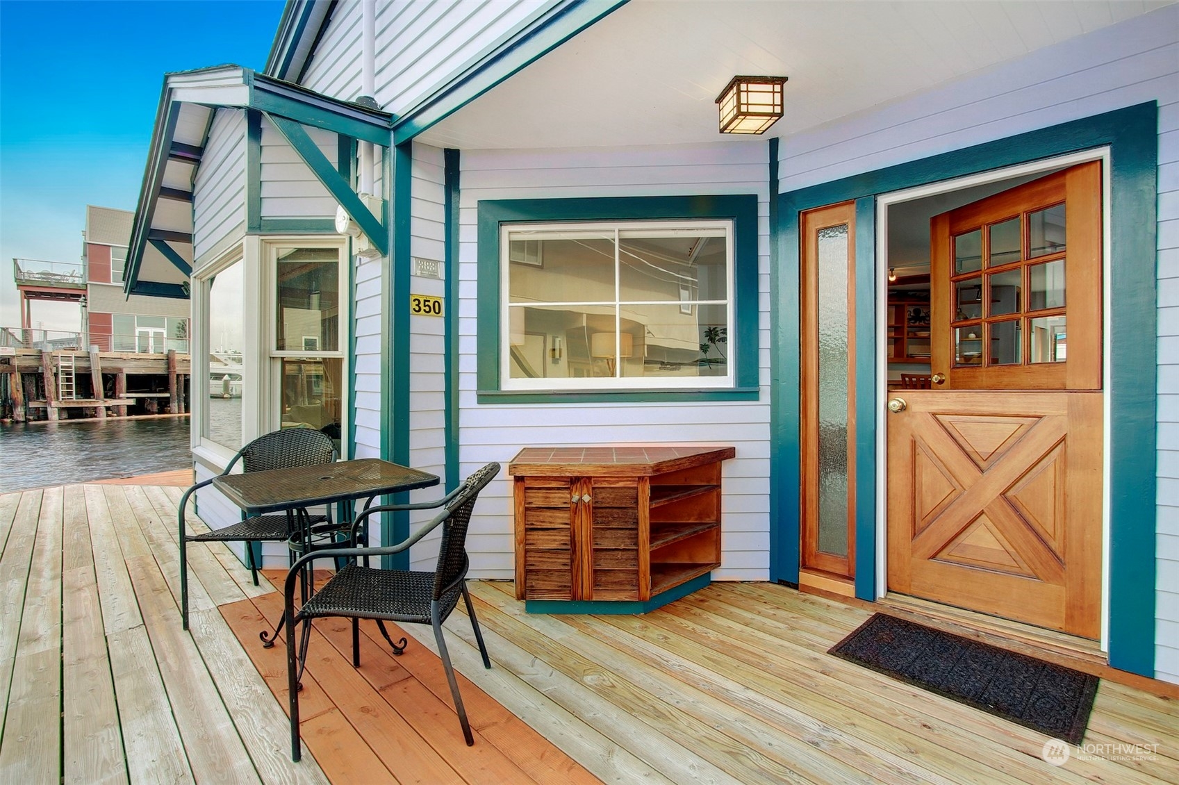 Seattle Floating Homes | Houseboats & Floating Homes for Sale in ...