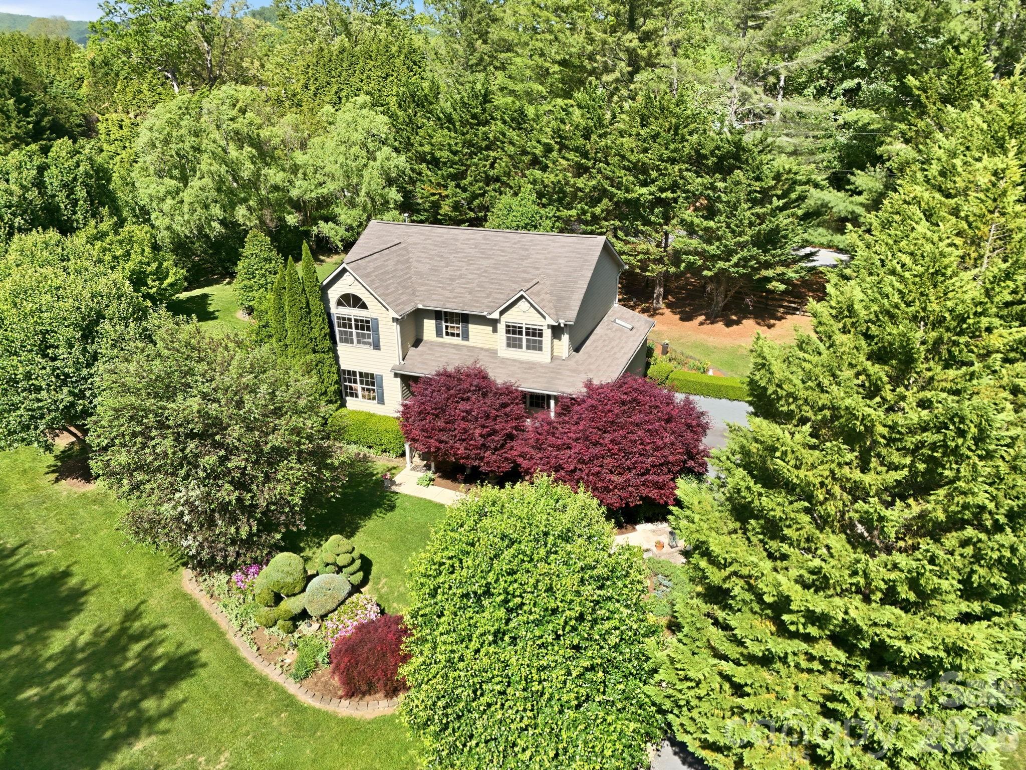 306 Woodview Court, Fletcher, NC - photo 2 of 43