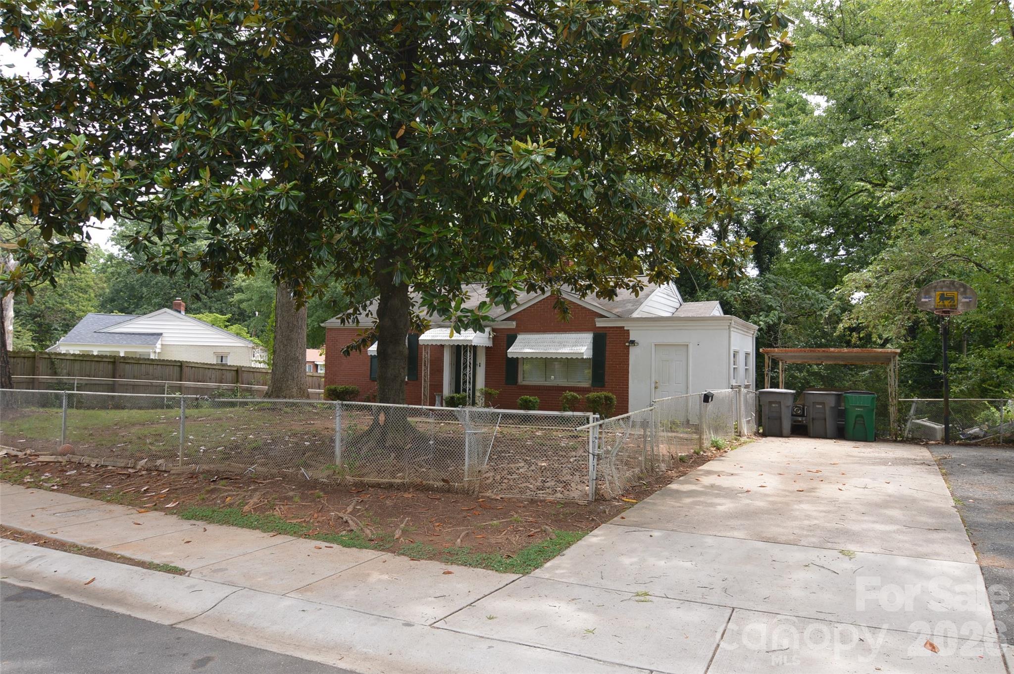 Photo 13 of 2111 Dickens Avenue, Charlotte, NC