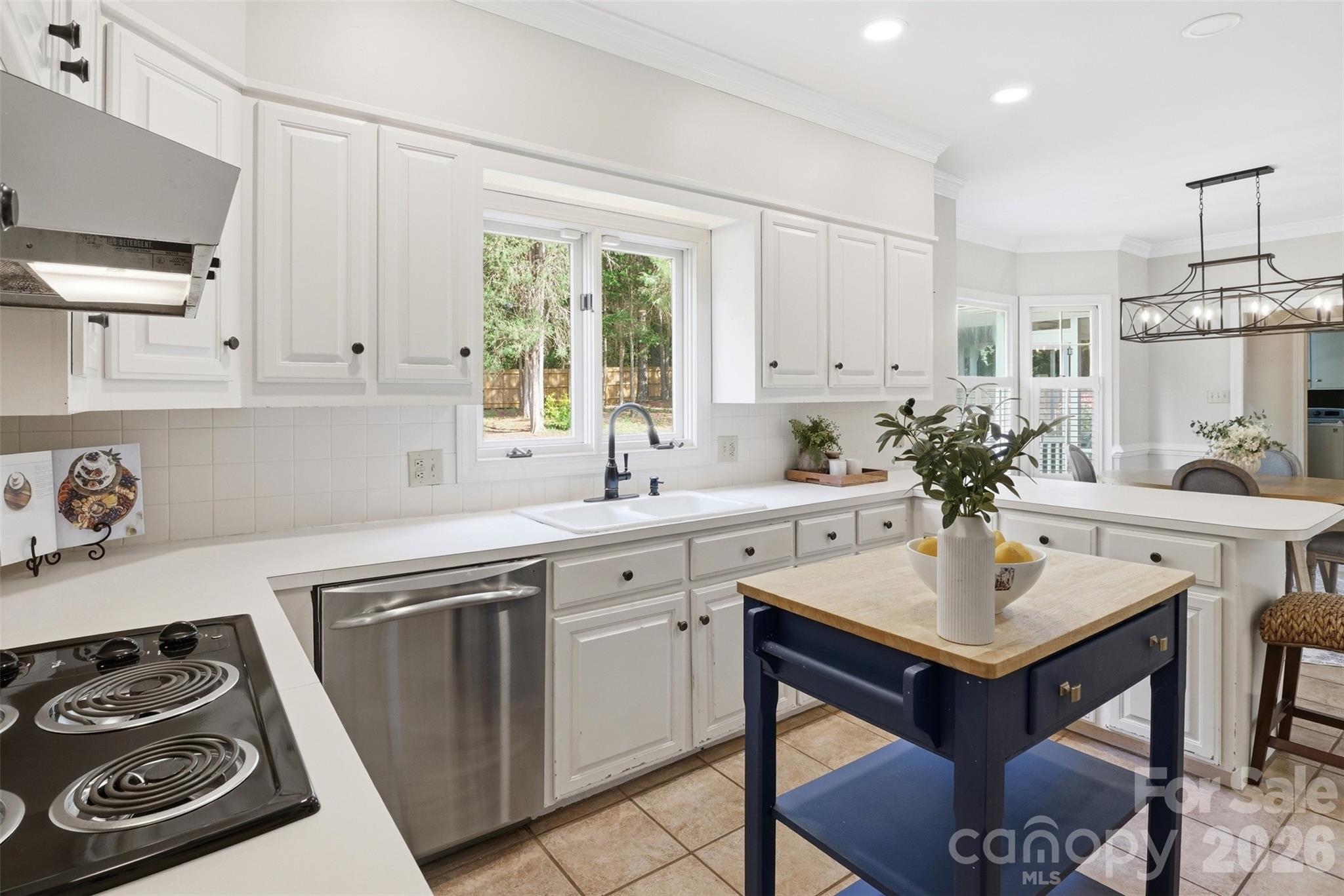 Photo 12 of 1924 Cavendale Drive, Rock Hill, SC