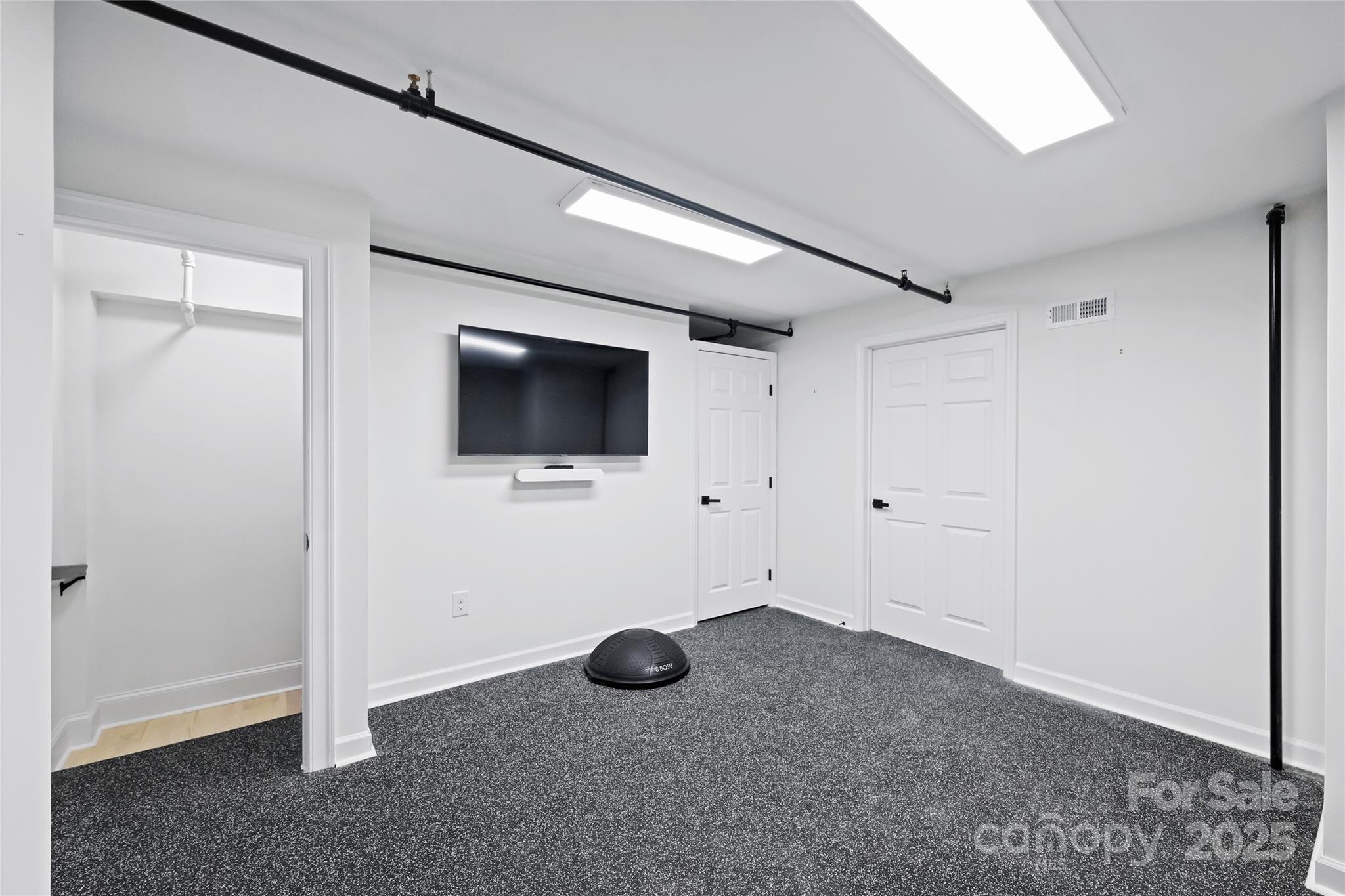Photo 36 of 127 N Tryon Street615, Charlotte, NC