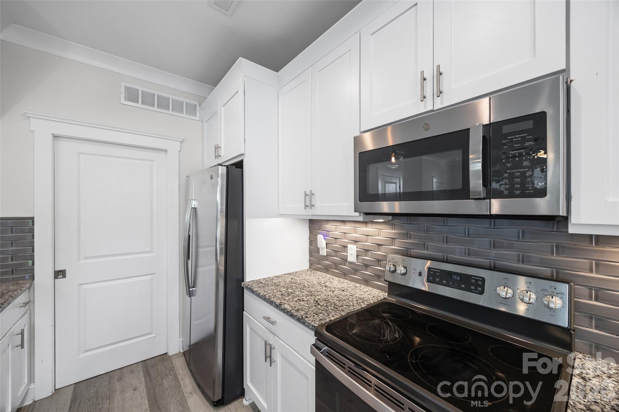 Home for sale at 1512 Norris Avenue, Charlotte, NC — photo 11 of 42