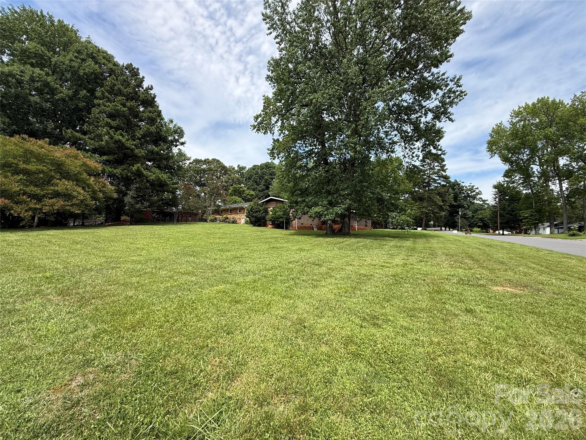 Home for sale at 3930 Fircrest Drive, Charlotte, NC — photo 4 of 23