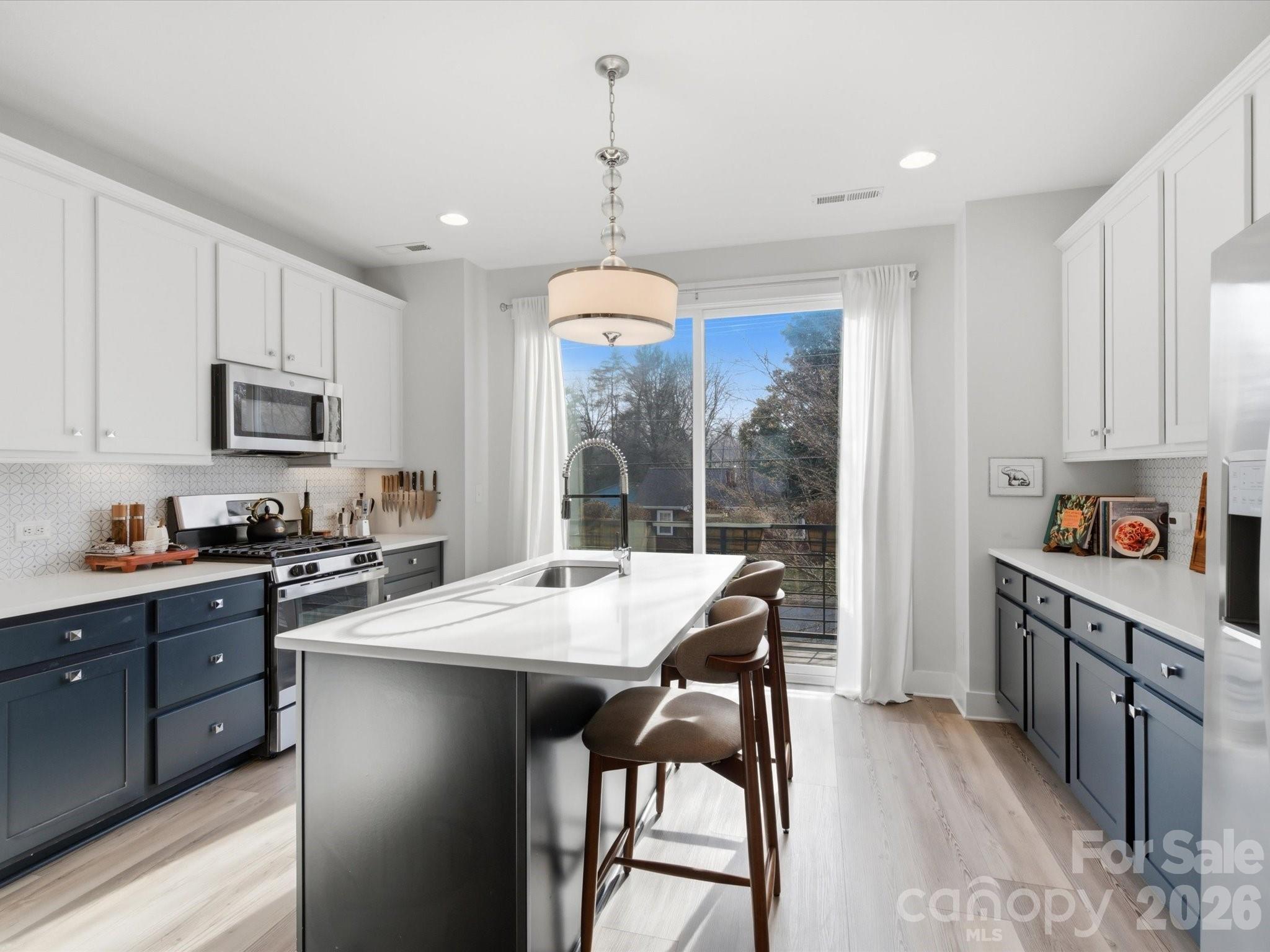 Photo 13 of 1013 E 36th Street, Charlotte, NC