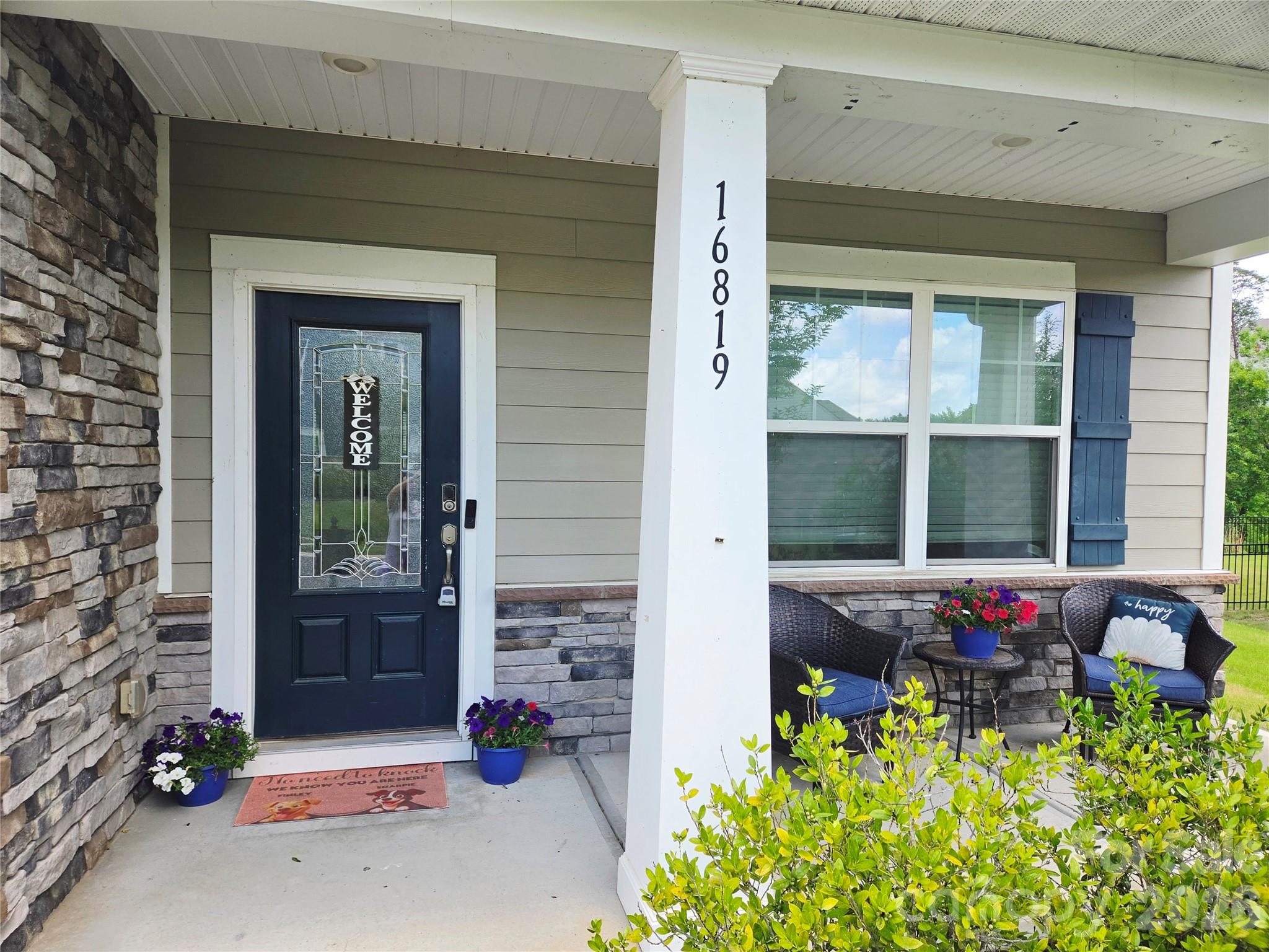 Photo 3 of 16819 Cozy Cove Road, Charlotte, NC