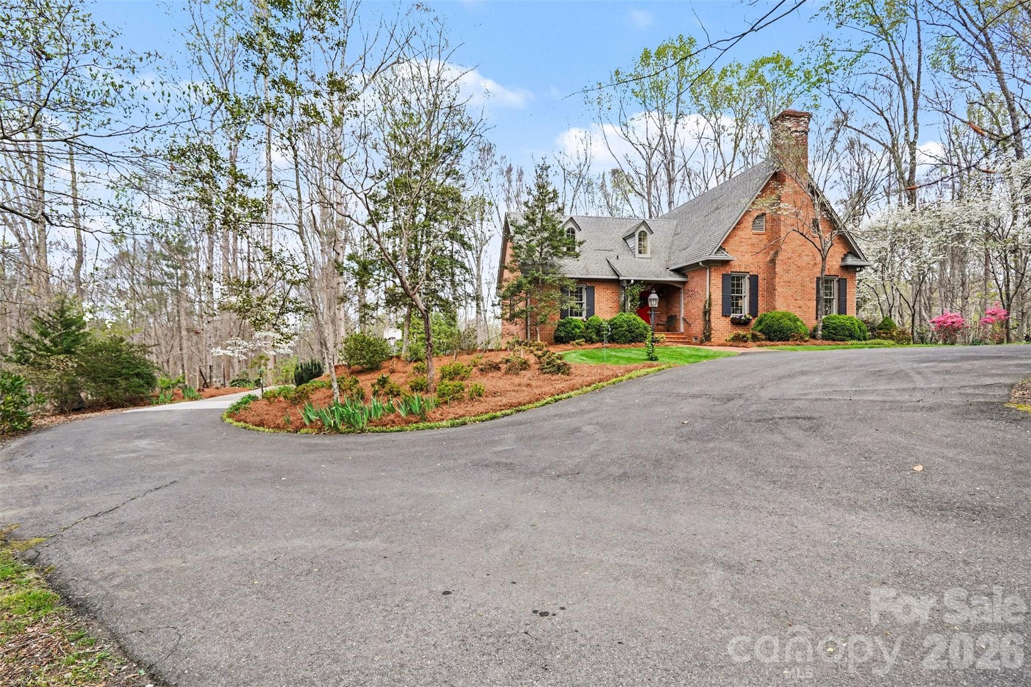 Photo 4 of 212 Deerchase Road, Shelby, NC