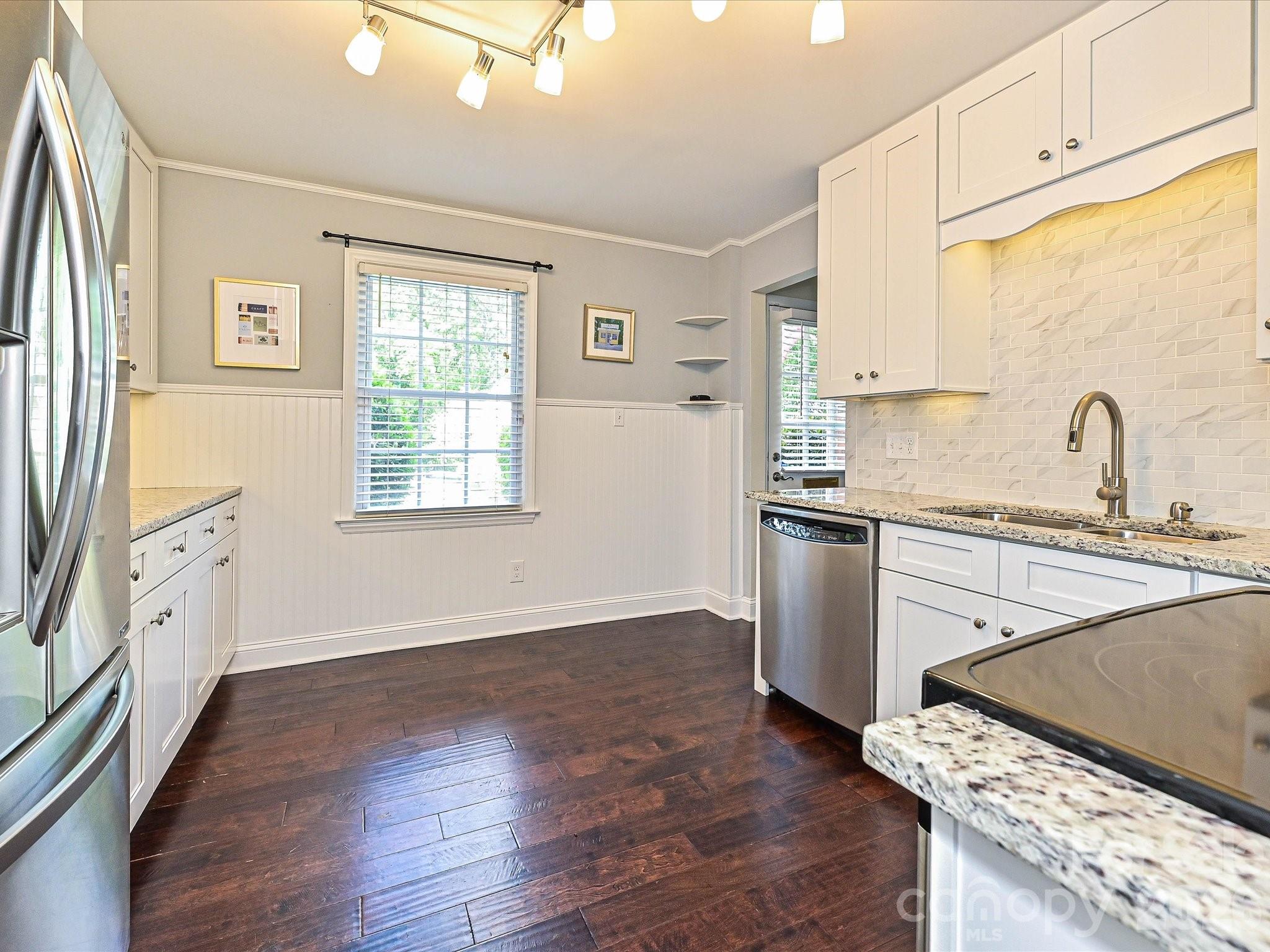 Photo 6 of 4611 Hedgemore DriveJ, Charlotte, NC