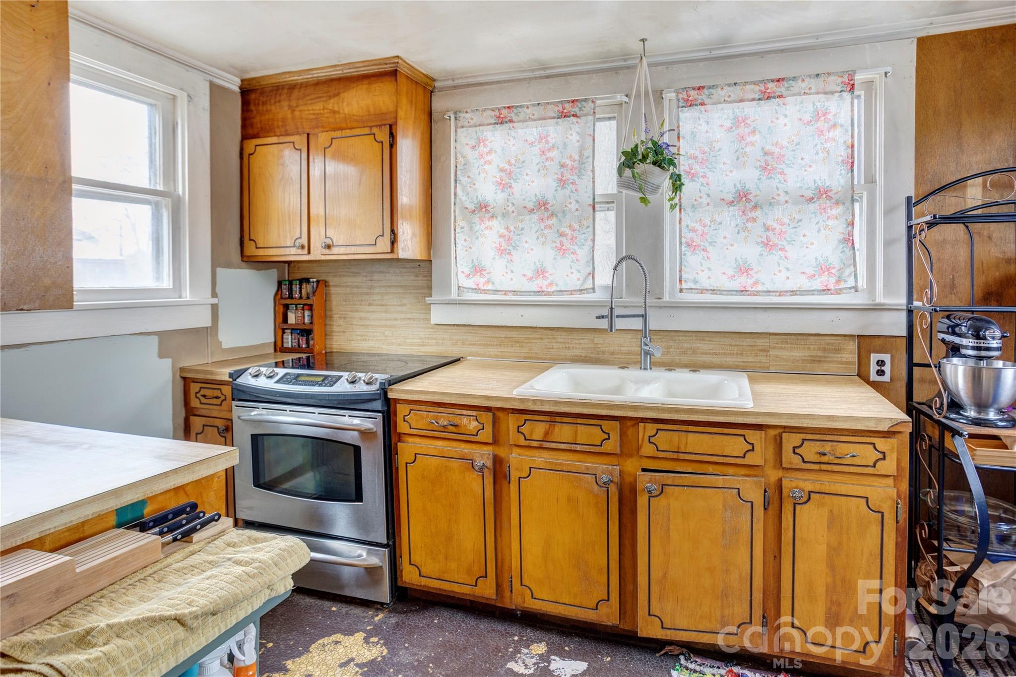 402 N Salisbury Avenue, Spencer, NC - photo 13 of 22