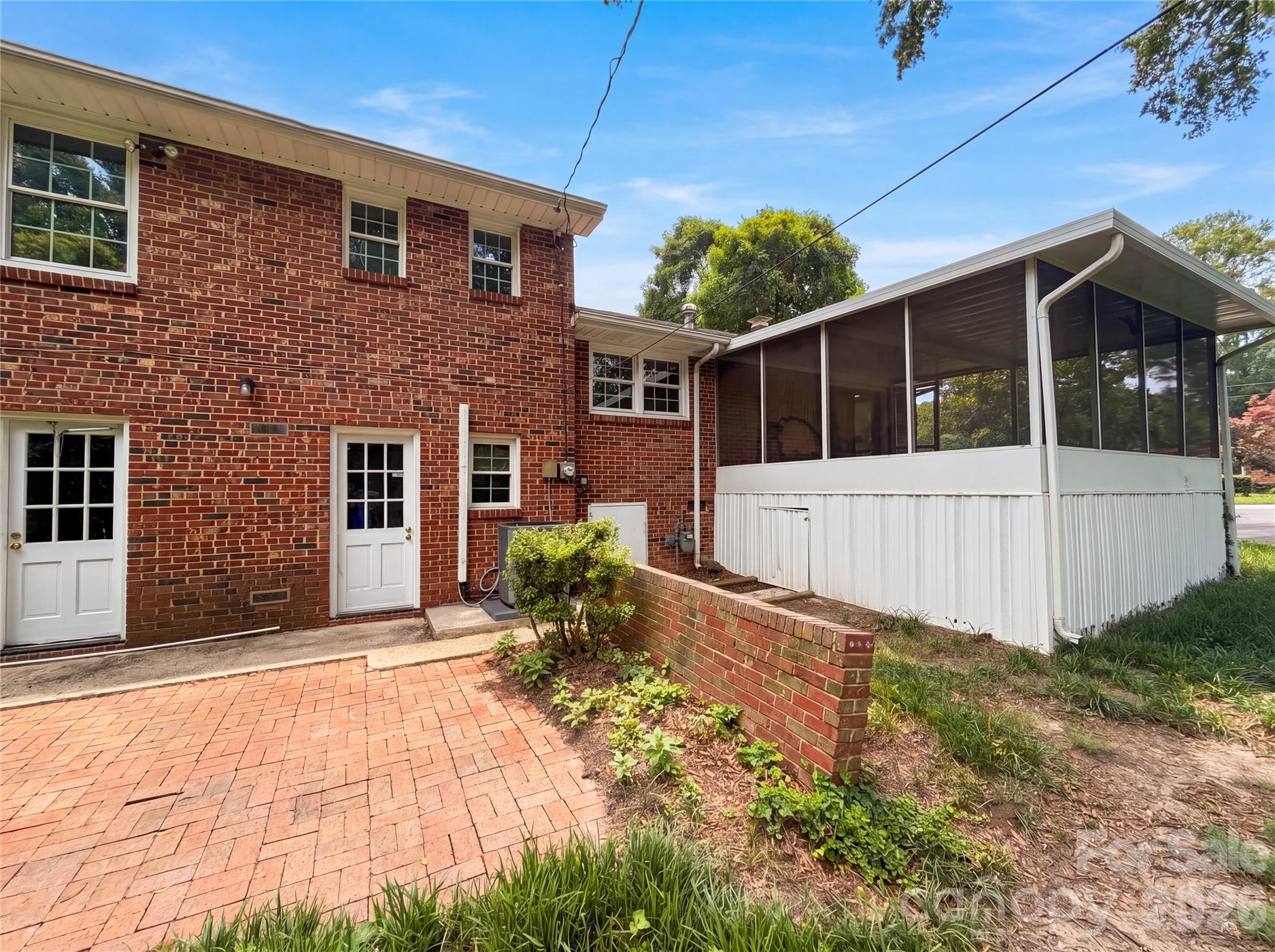 Home for sale at 5410 Sharon Road, Charlotte, NC — photo 4 of 19